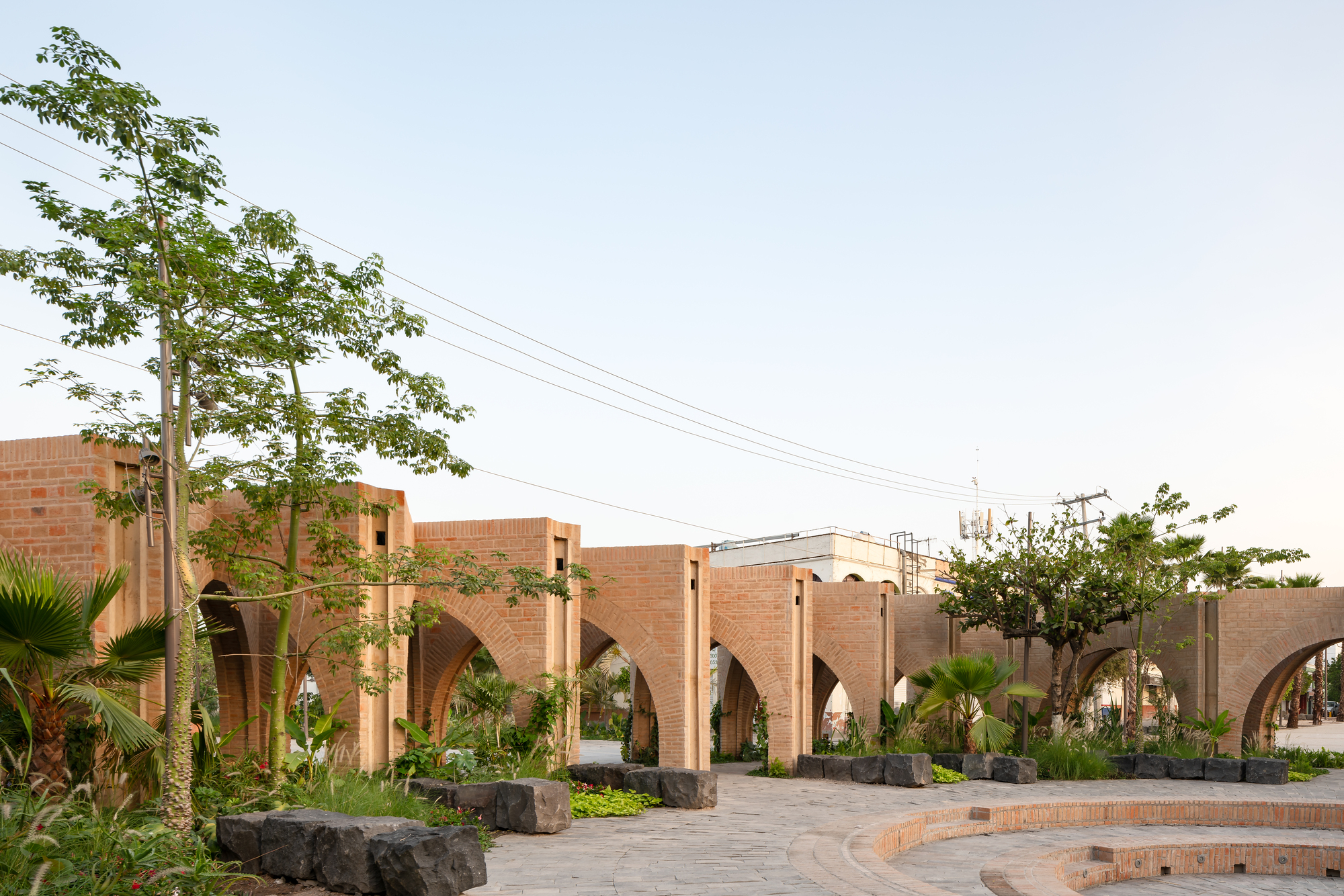 Gallery of Jojutla Central Gardens / MMX - 18