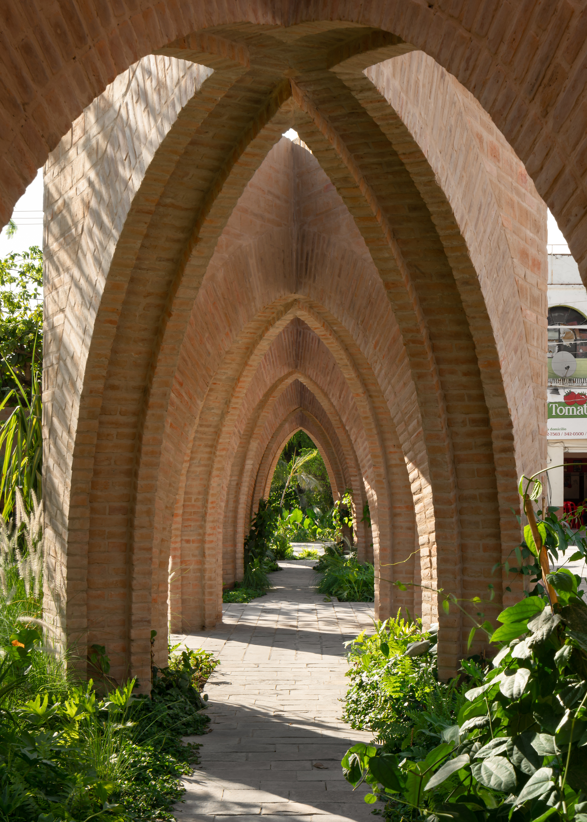 Gallery of Jojutla Central Gardens / MMX - 15
