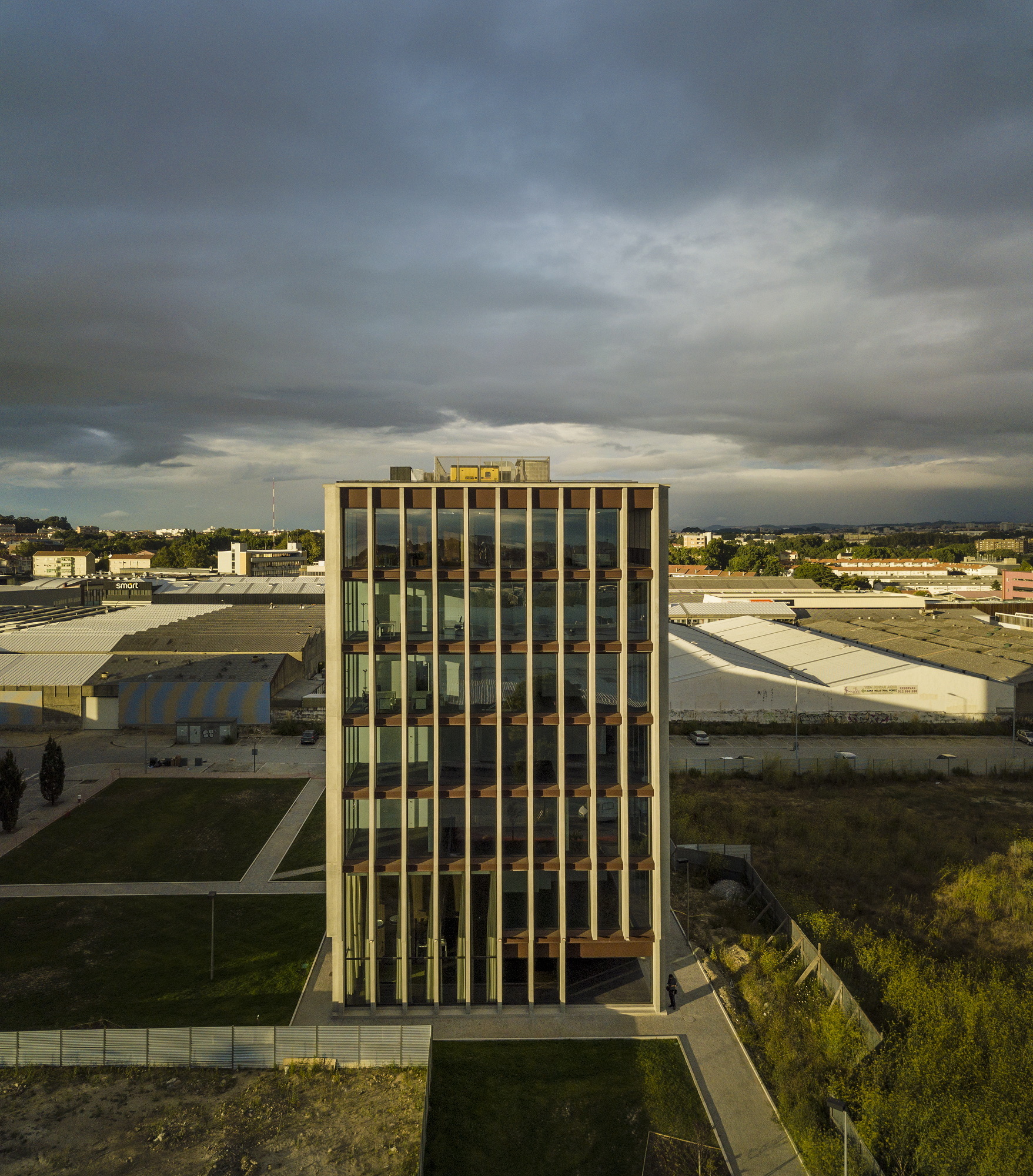 Gallery of 818 Building / A.As - Arquitetos Associados - 33