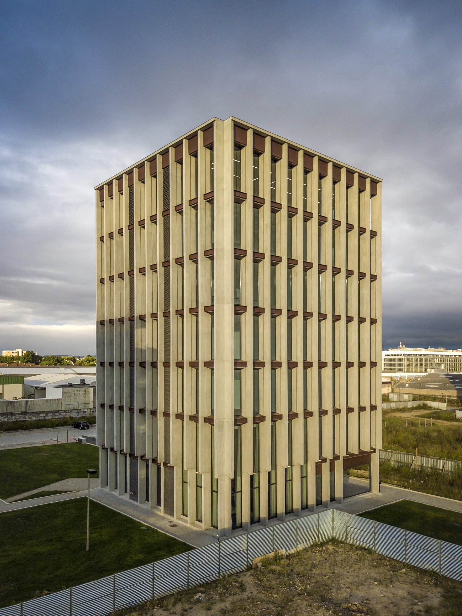 Gallery of 818 Building / A.As - Arquitetos Associados - 34