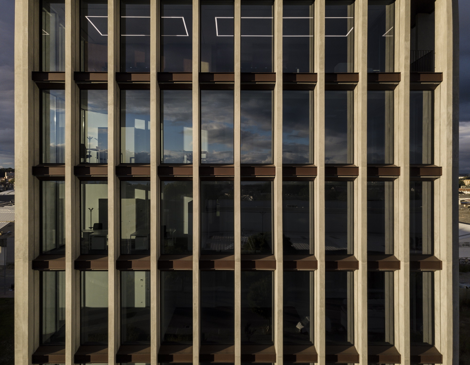 Gallery of 818 Building / A.As - Arquitetos Associados - 36
