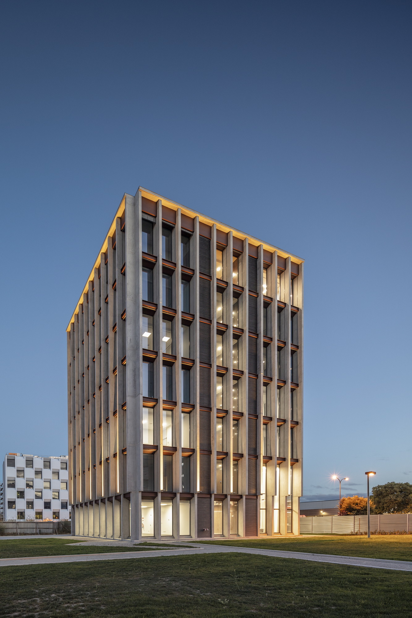 Gallery of 818 Building / A.As - Arquitetos Associados - 30