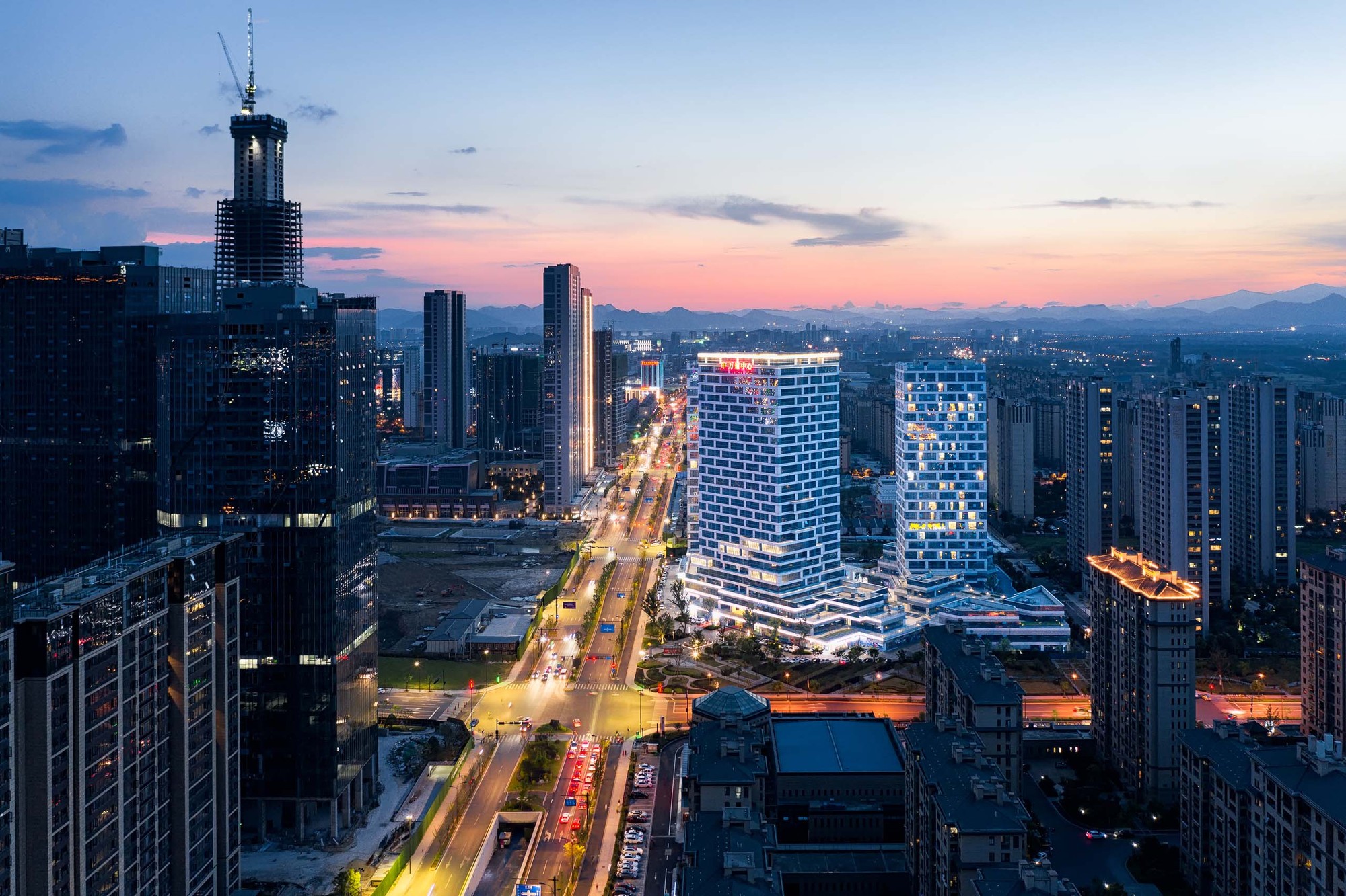 Gallery of Vantone Center / CLOU Architects - 8