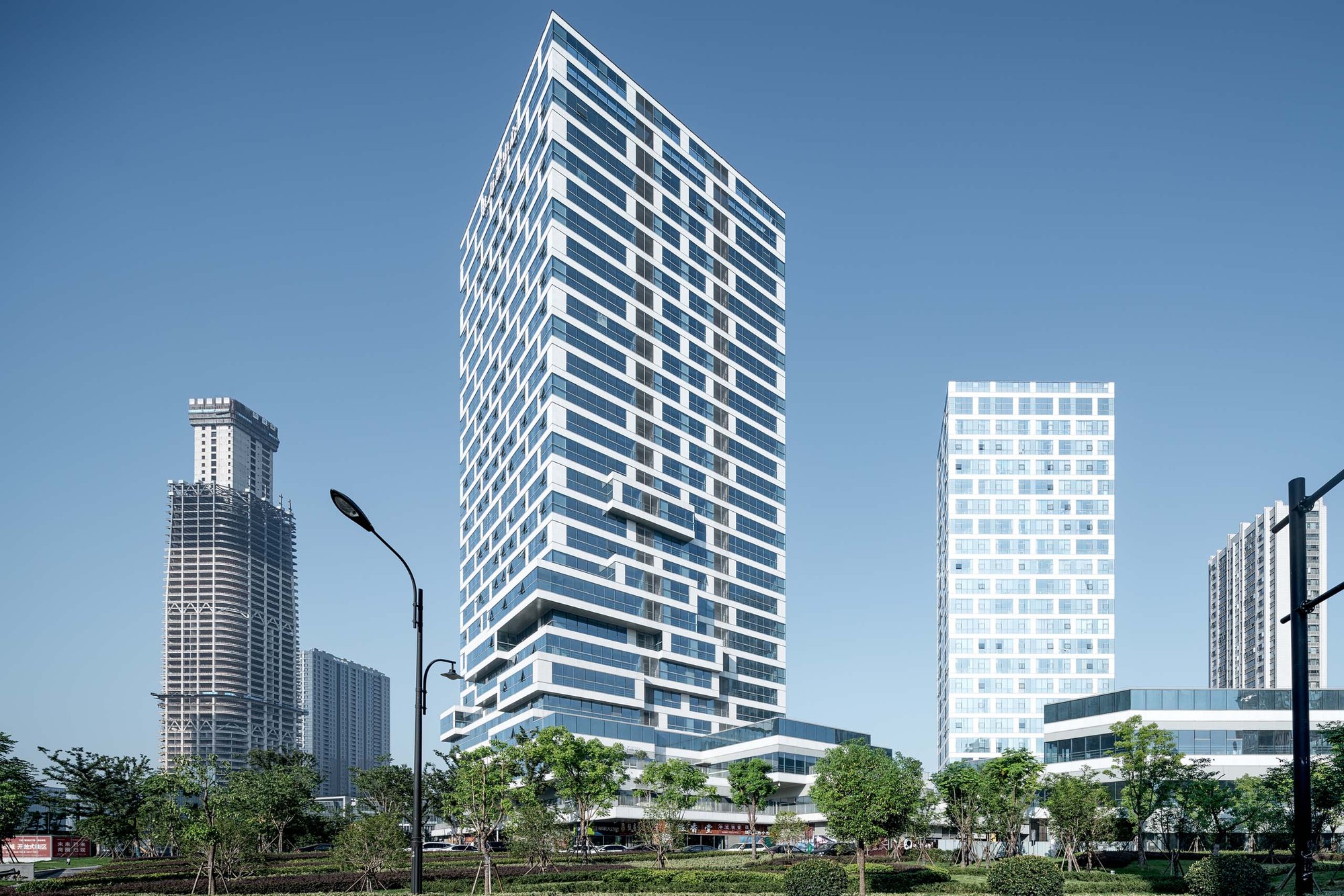 Gallery of Vantone Center / CLOU Architects - 13