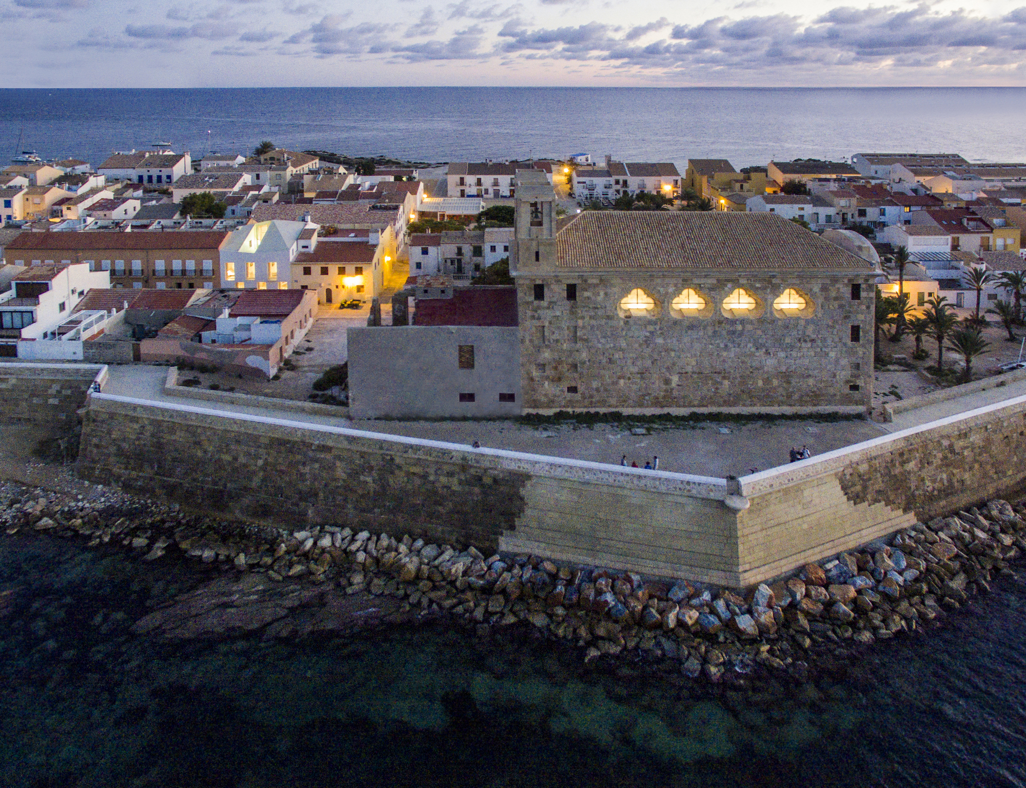 Gallery of SantaCreu Hotel in Tabarca Island / Diego López Fuster ...