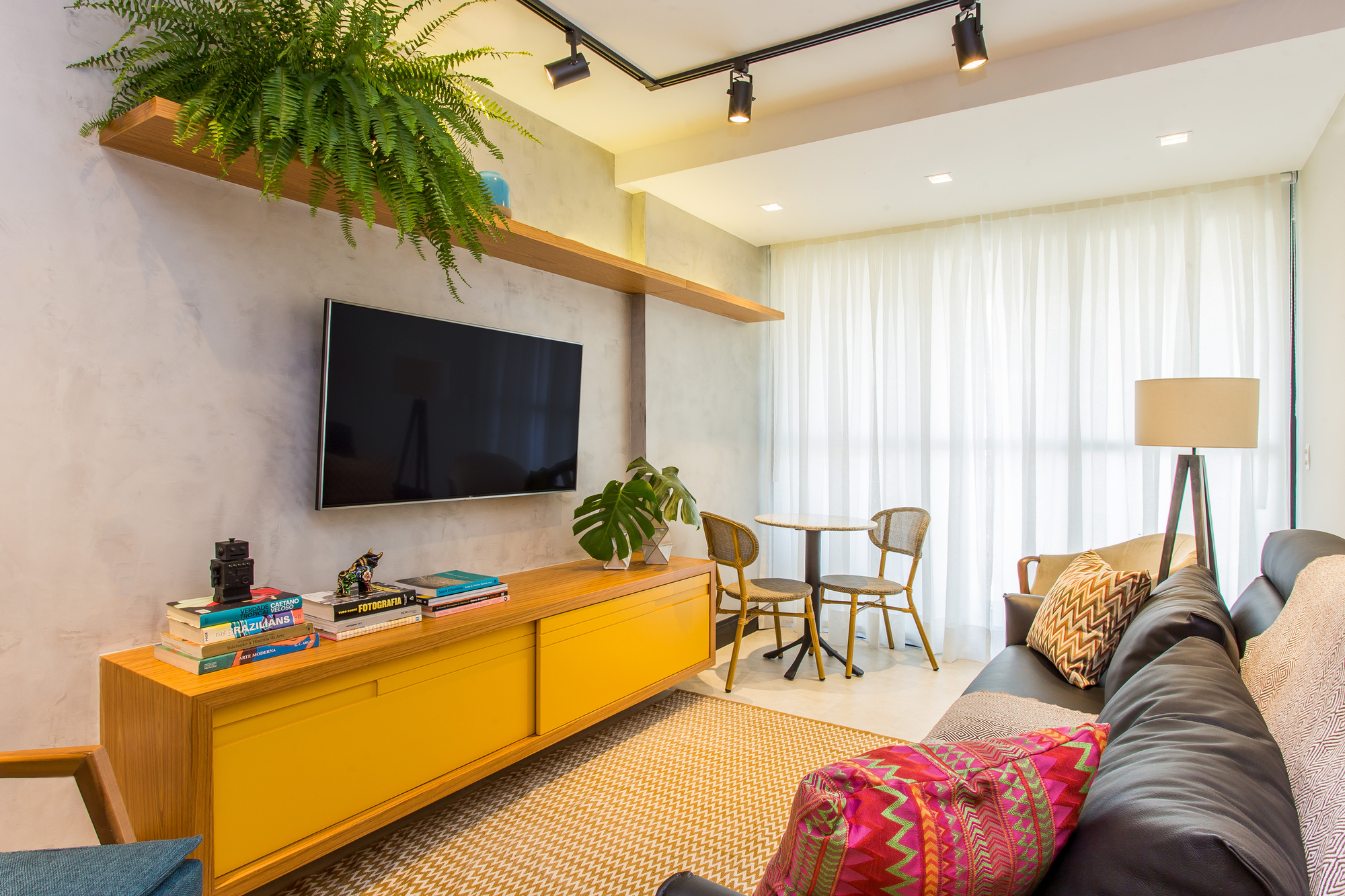 Gallery of 10 Resistant Plants that Survive in Low Light Spaces - 16