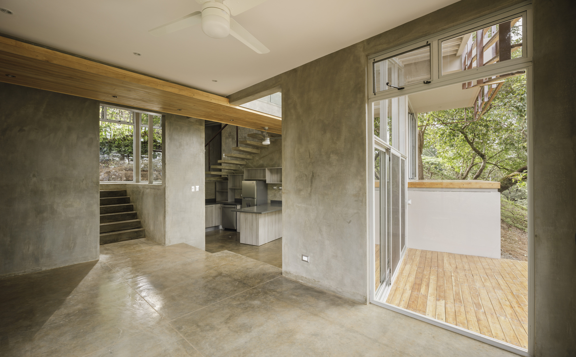 Gallery of Balcony House / LSD Architects - 6