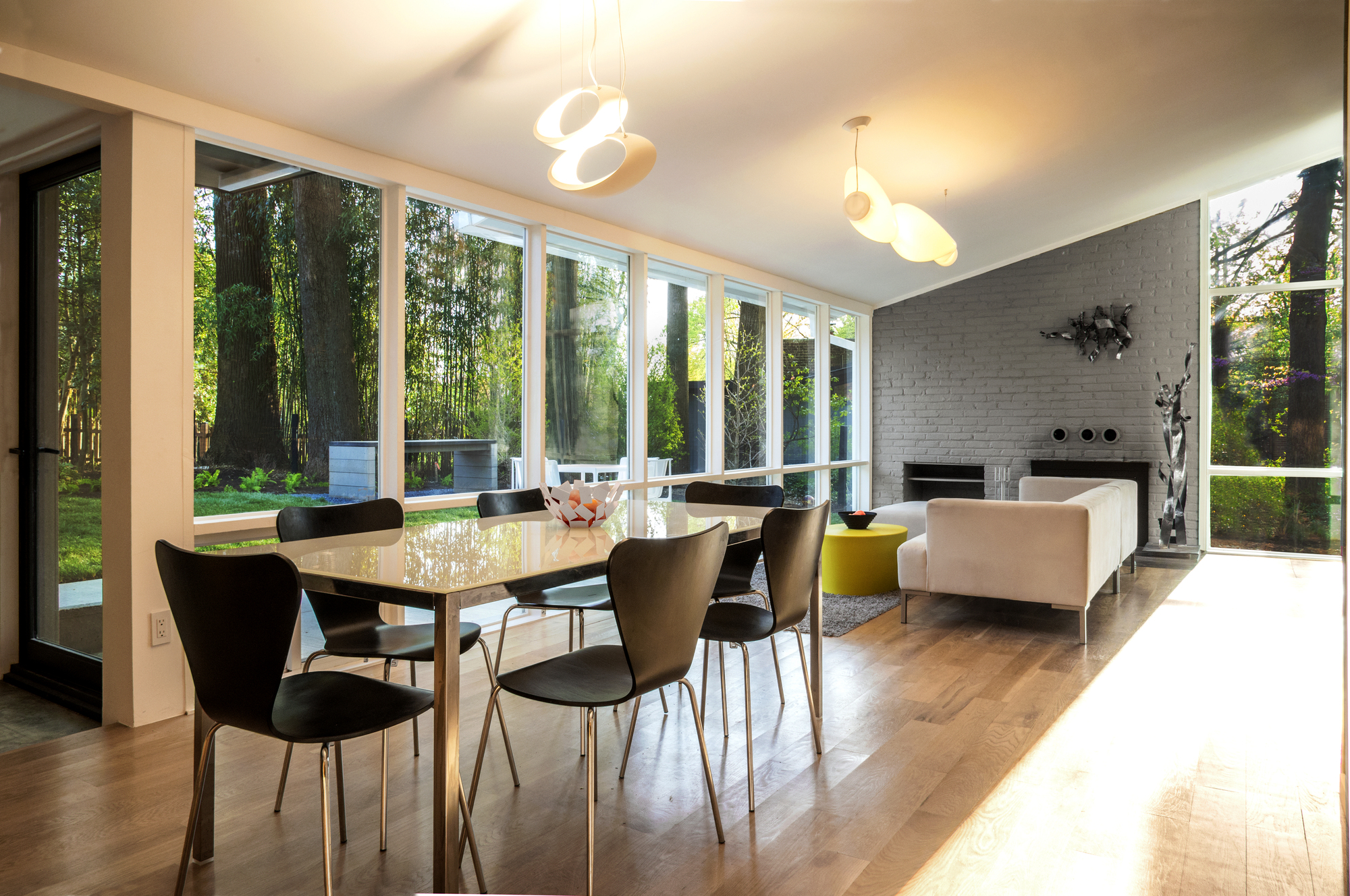 Gallery of Dual Modern House / KUBE architecture - 7