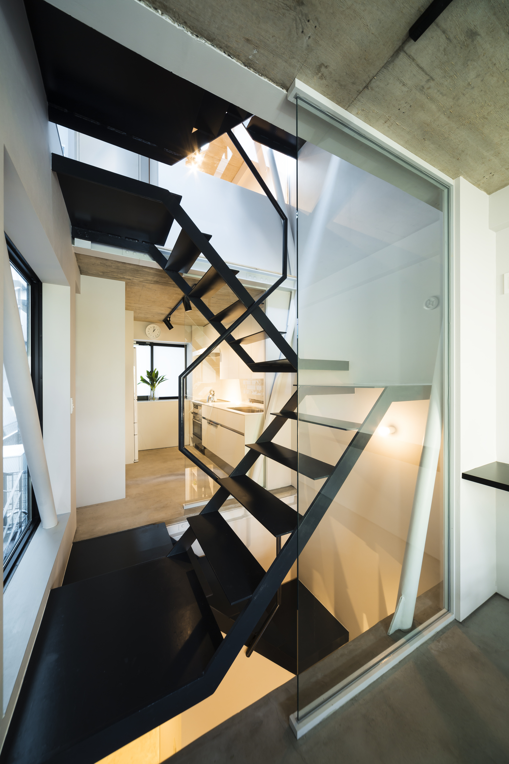 Gallery of Compact House in Kuramae / Kawakubo Tomoyasu Architects ...