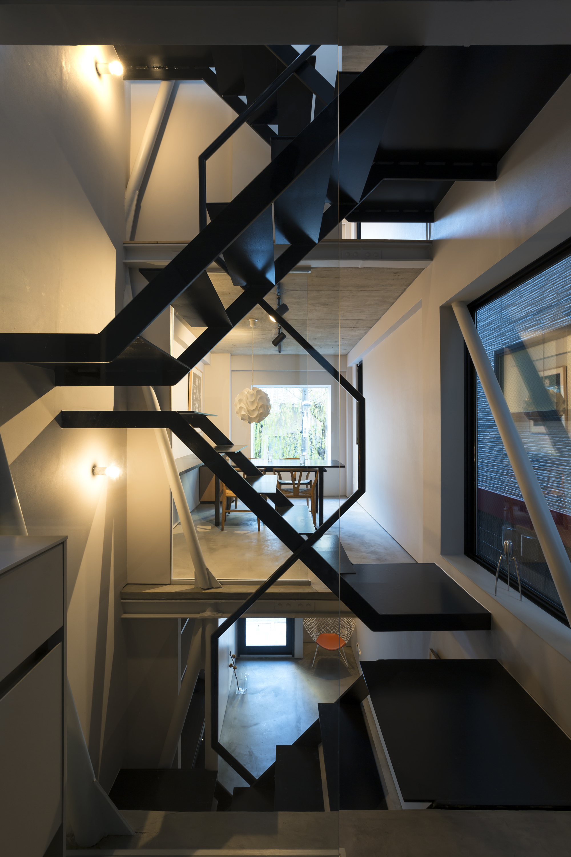 Gallery of Compact House in Kuramae / Kawakubo Tomoyasu Architects ...