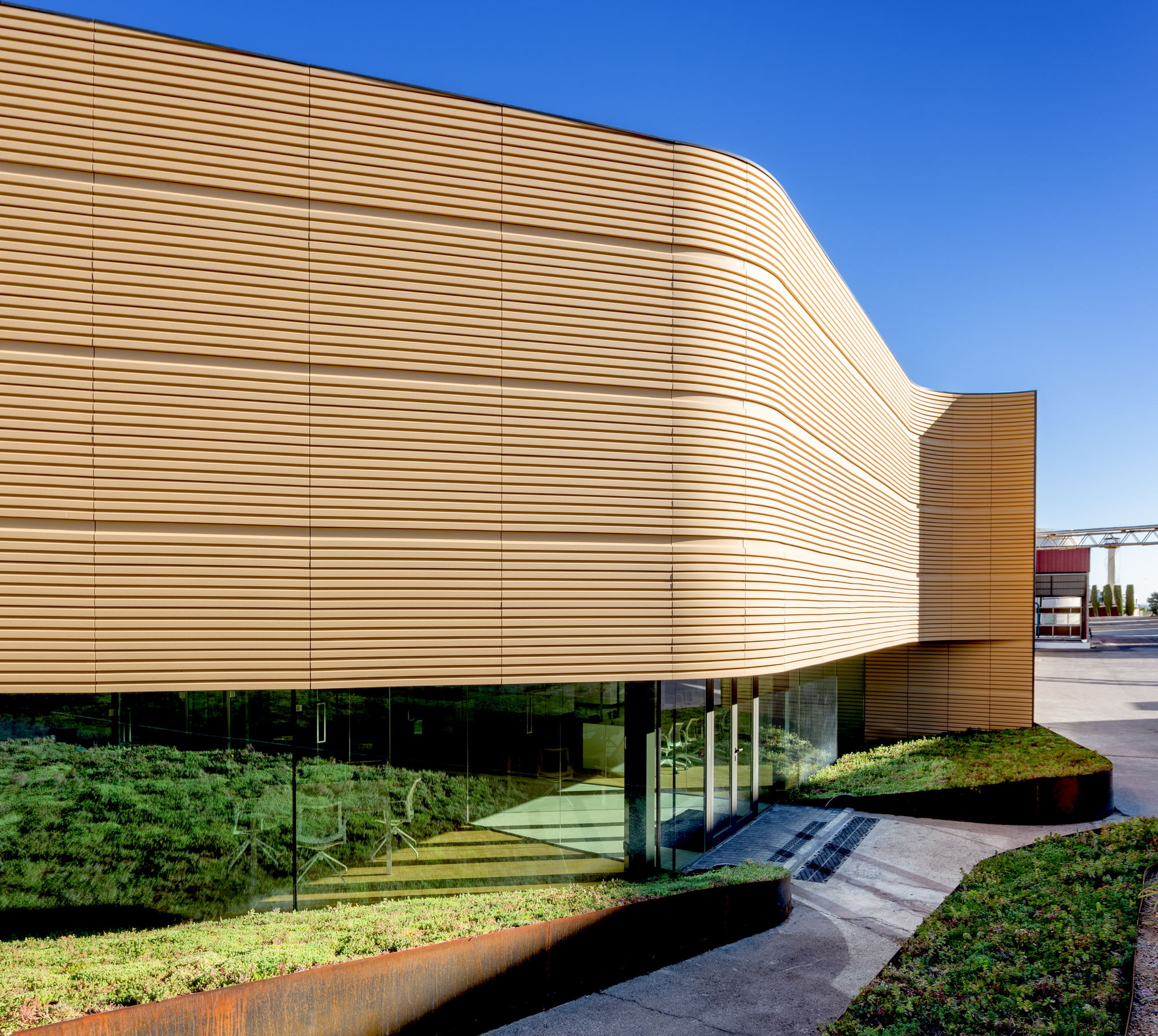 Gallery of Lozano Warehouse / Morph Estudio - 10