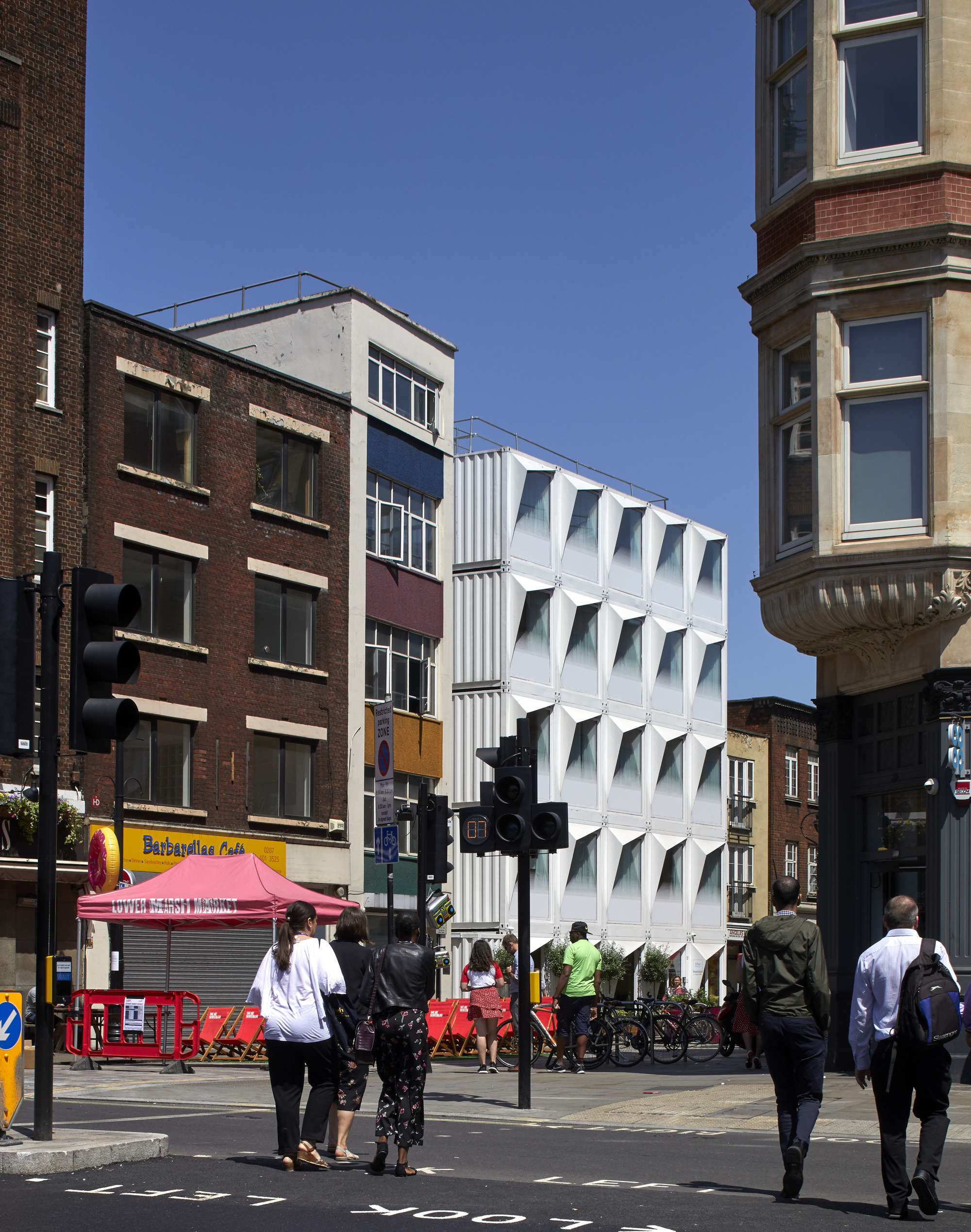 Gallery of Stow-Away Waterloo Hotel / Doone Silver Kerr - 14