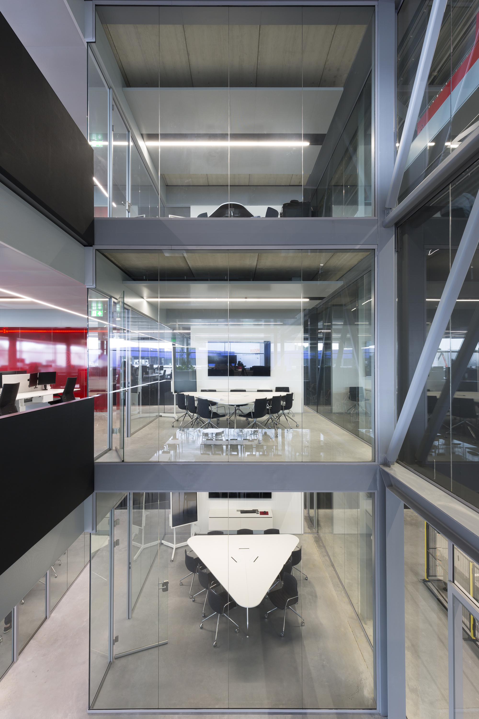 Gallery of Lan Handling Technologies Office Building / Cepezed - 14