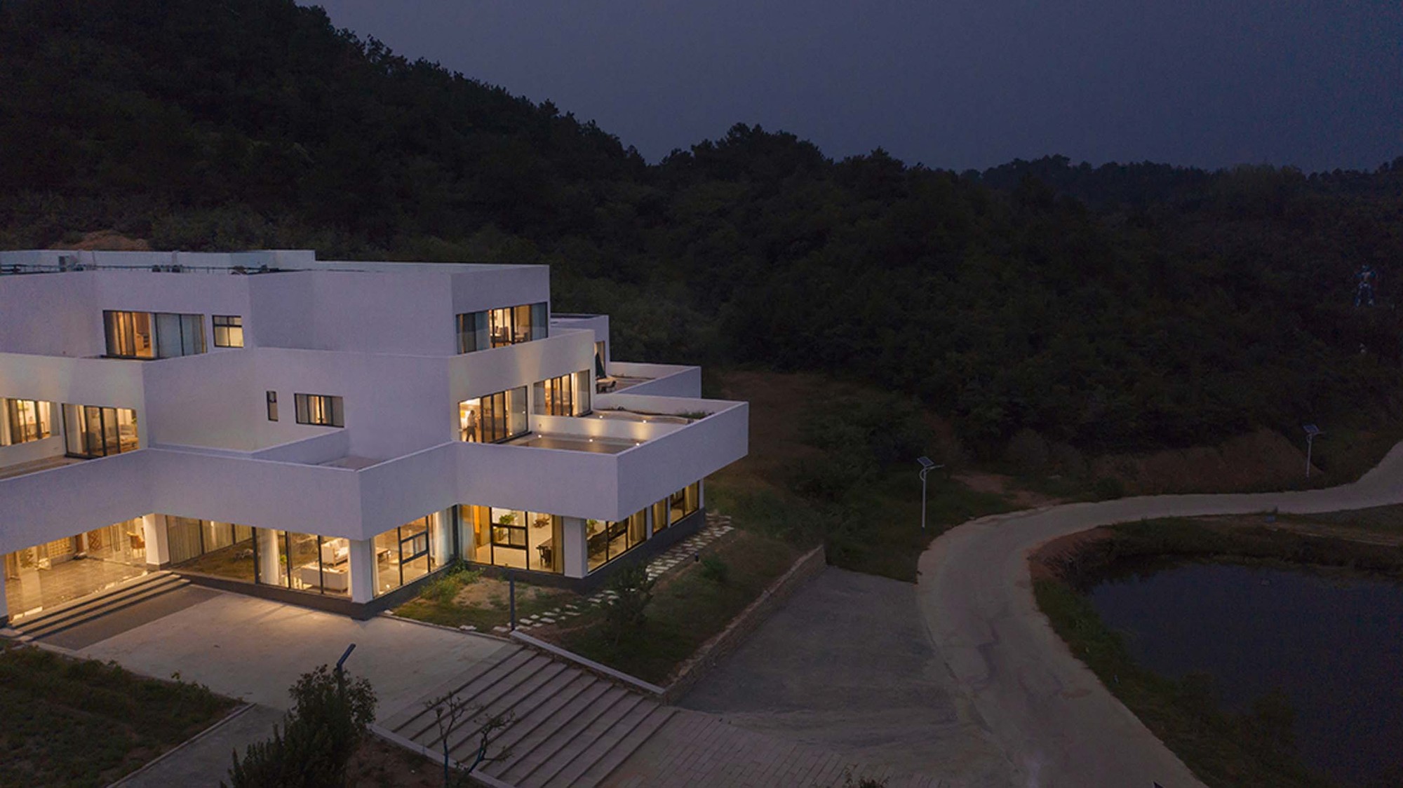 Gallery of Shenshan Ridge Integrated Service Center / 3andwich Design ...