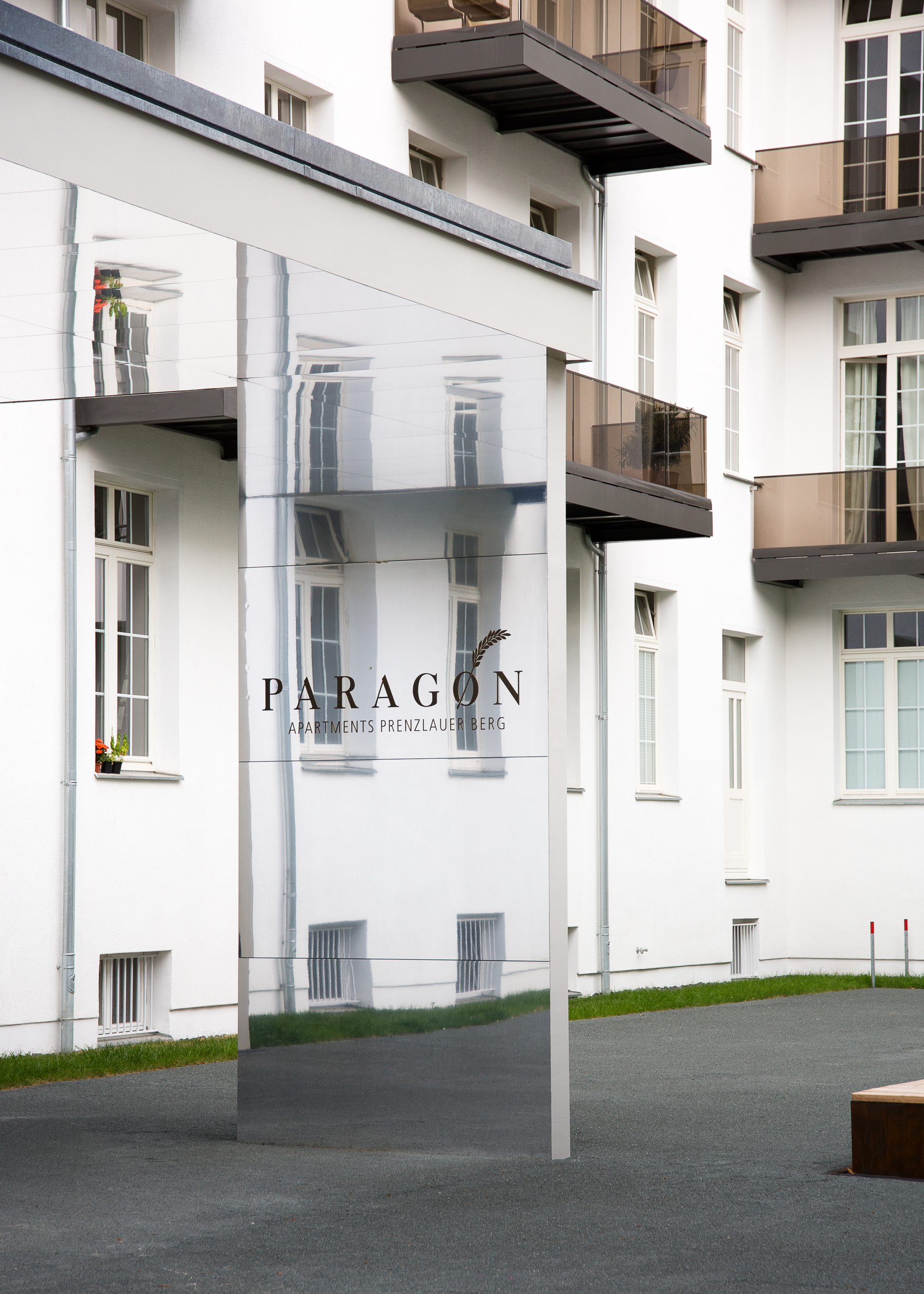 Gallery of Paragon Apartments / GRAFT - 18