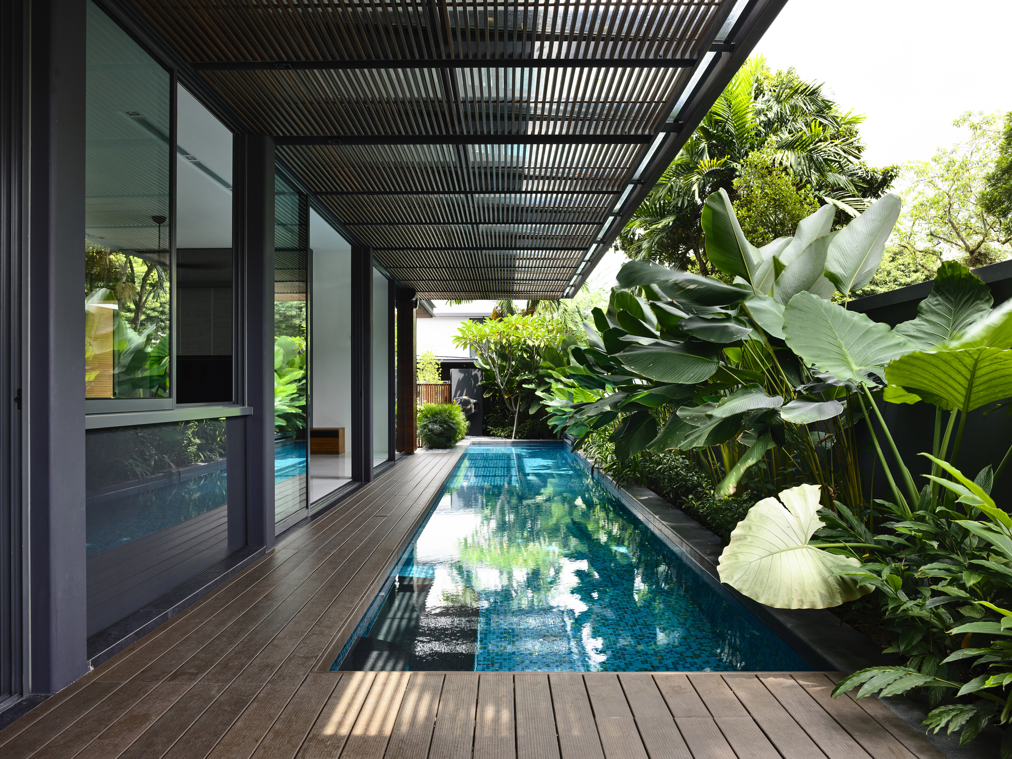 Gallery of Verdant Verandahs House / HYLA Architects - 5