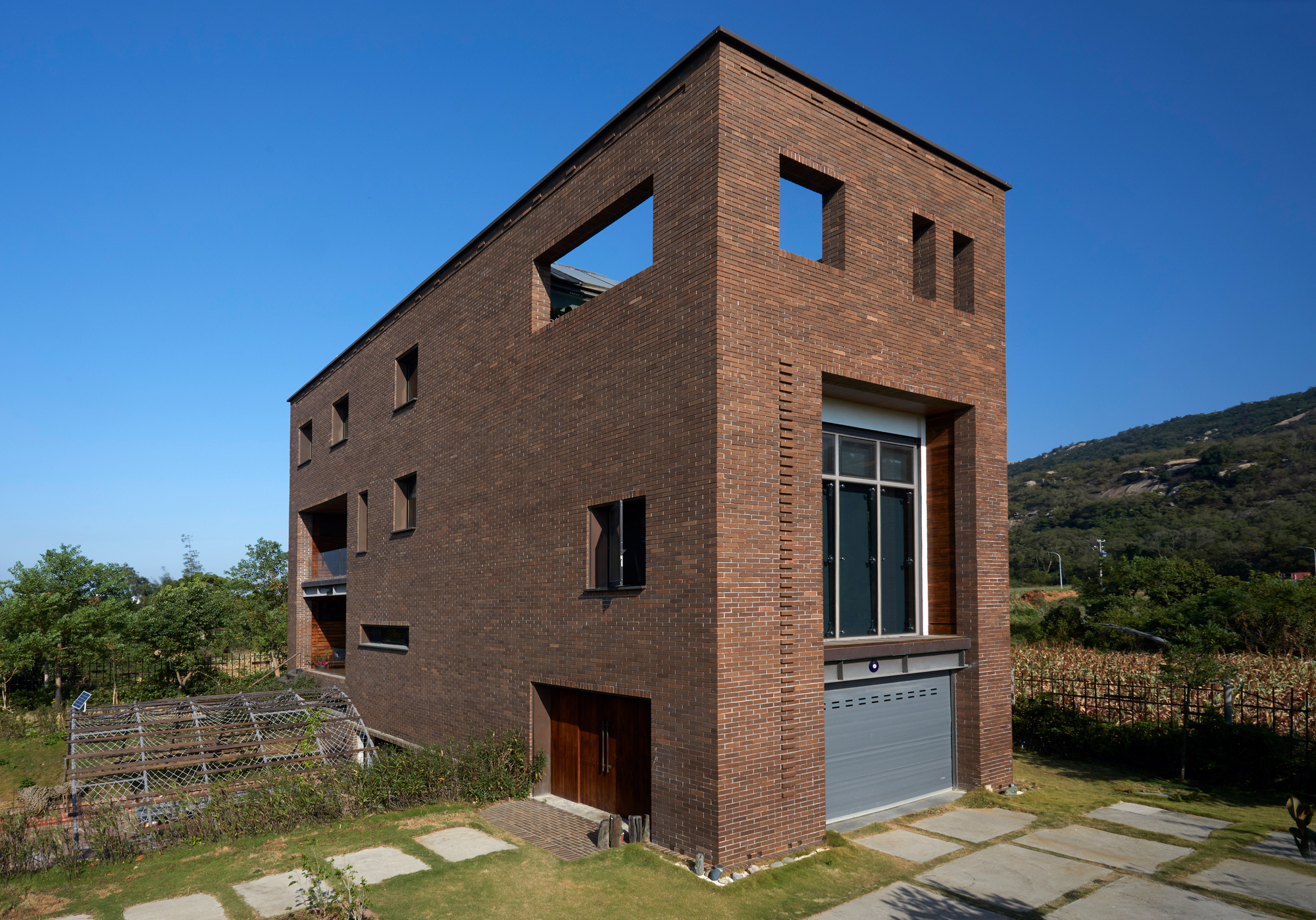 Gallery of The Bricks House / HGE Architect - 2