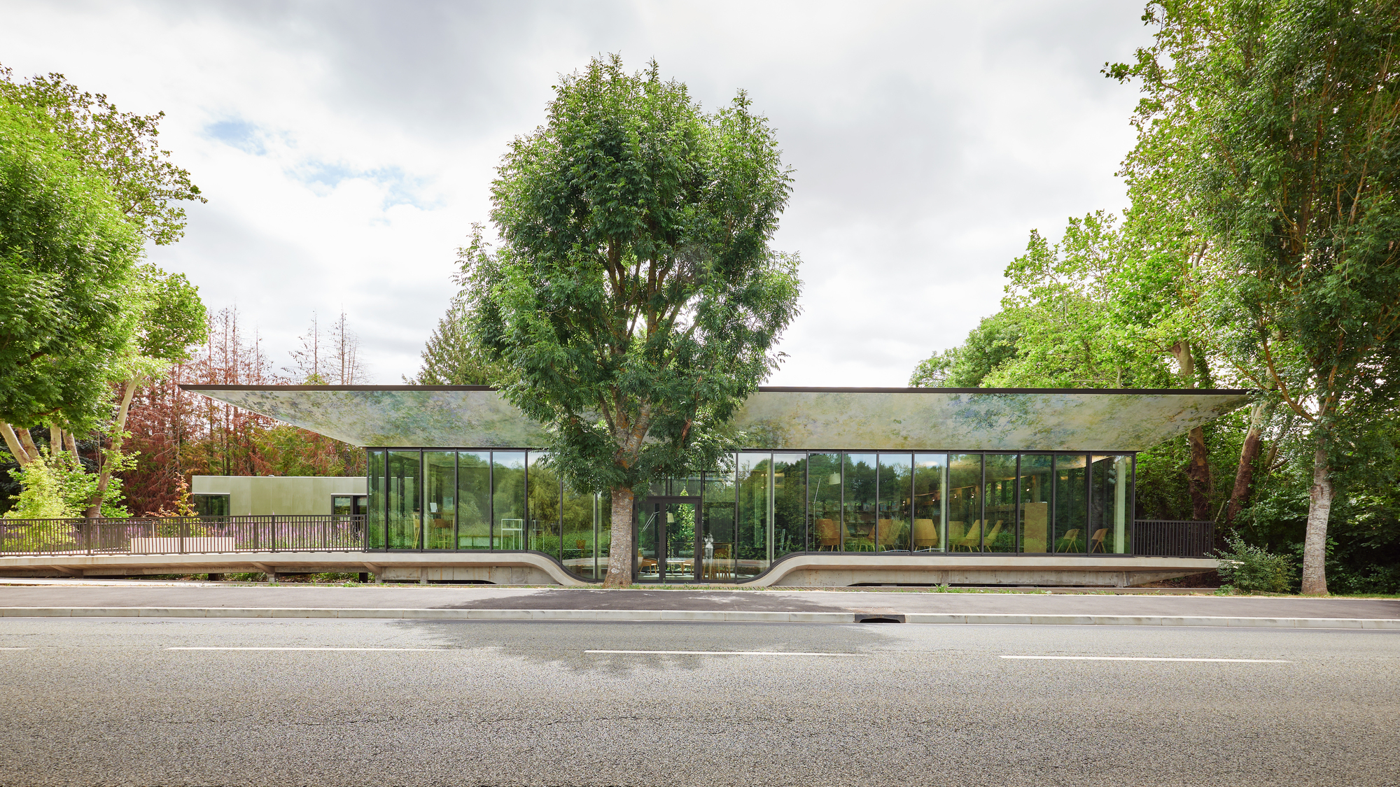 Gallery of Media Center, Agora and Municipal Archives / MU Architects - 2