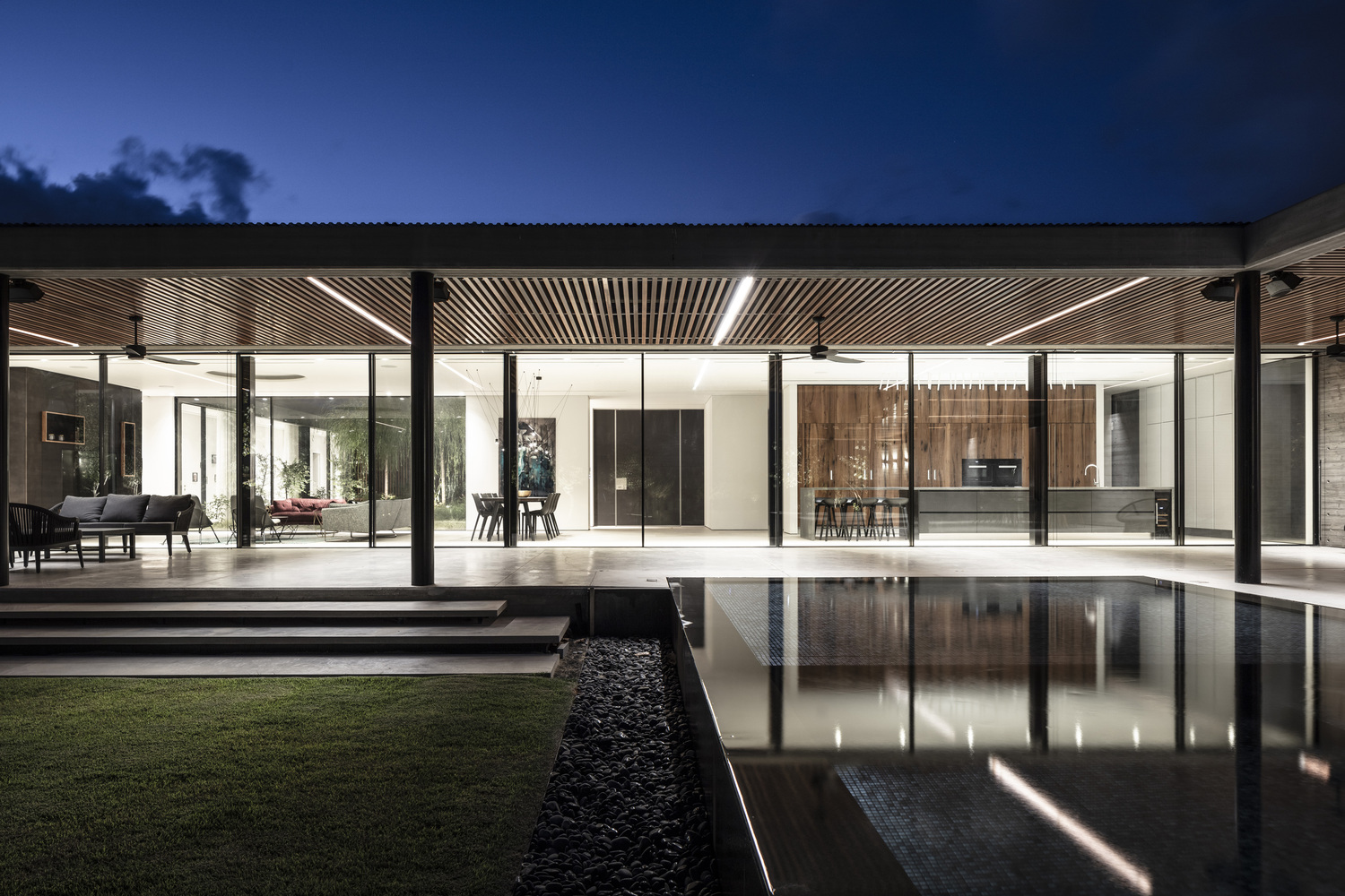 Gallery of Ecological House / Dan and Hila Israelevitz Architects - 16