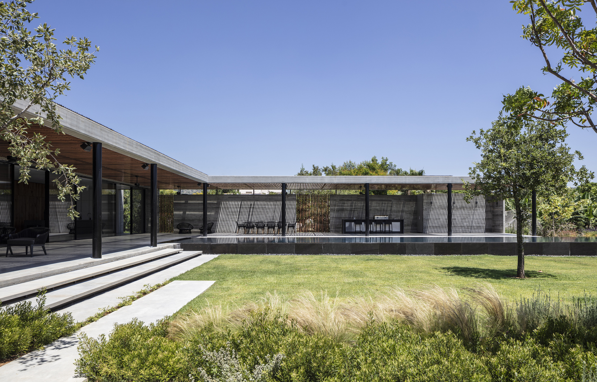 Gallery of Ecological House / Dan and Hila Israelevitz Architects - 28