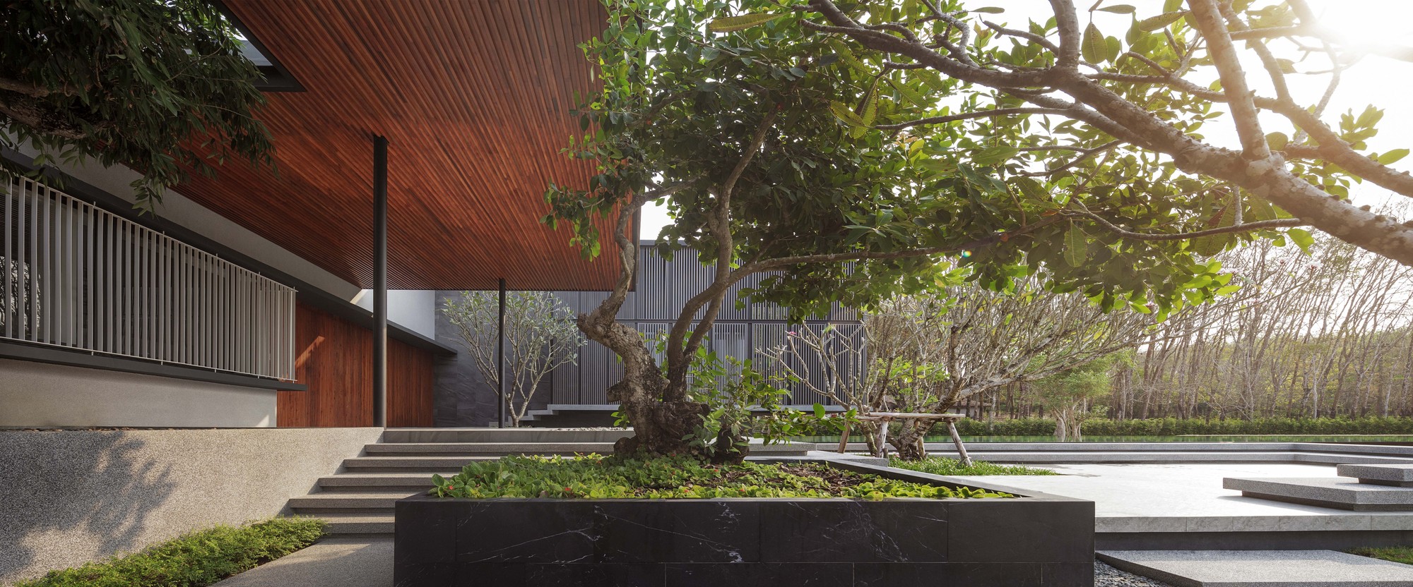 Gallery of Monsoon House / Ayutt and Associates Design - 27