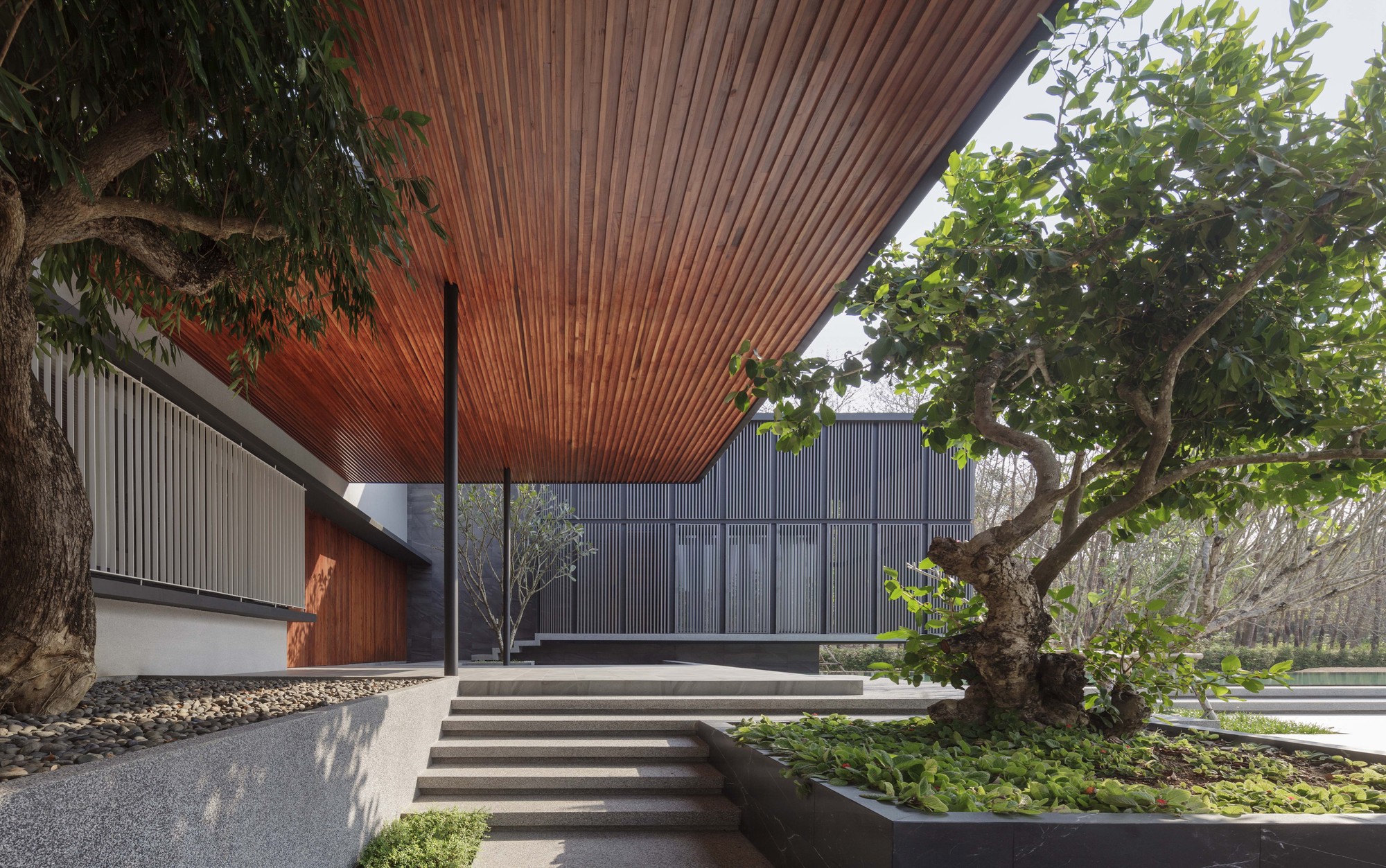 Gallery of Monsoon House / Ayutt and Associates Design - 2