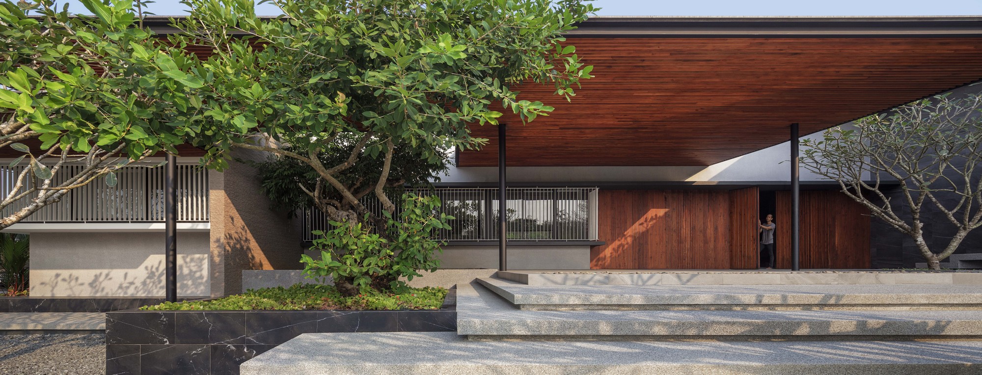 Gallery of Monsoon House / Ayutt and Associates Design - 5