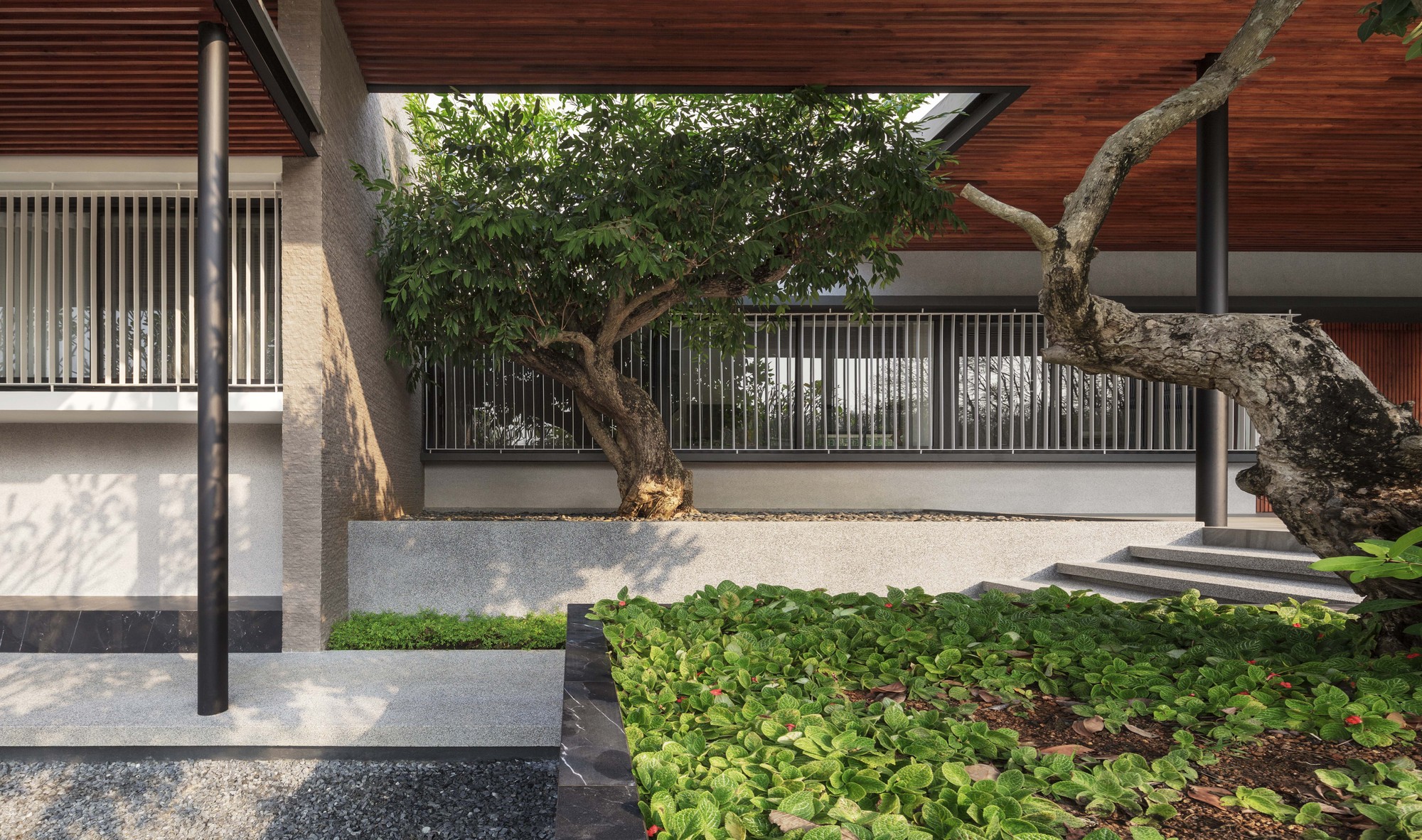 Gallery of Monsoon House / Ayutt and Associates Design - 6