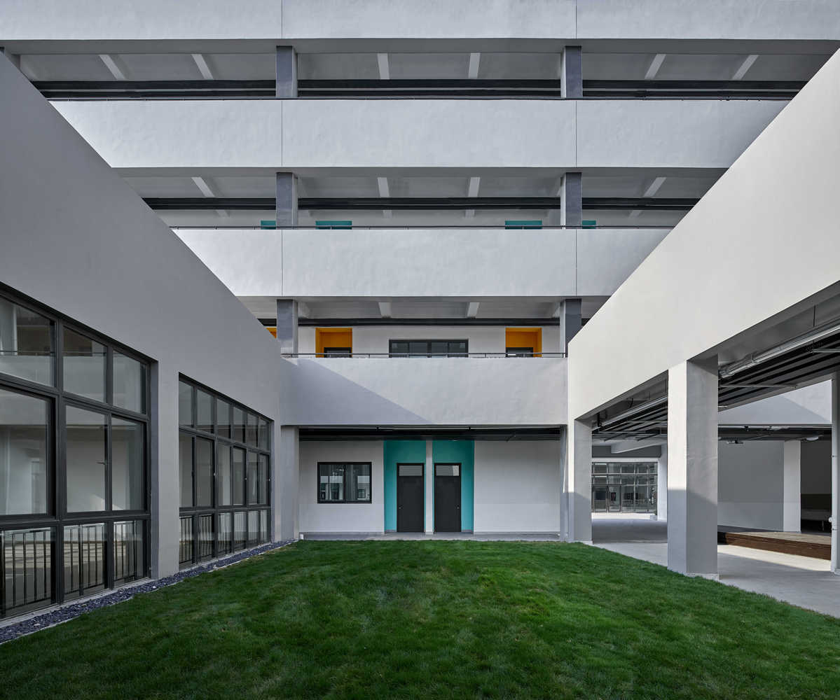 Gallery of Hefei North City Central Park Primary And Middle School ...