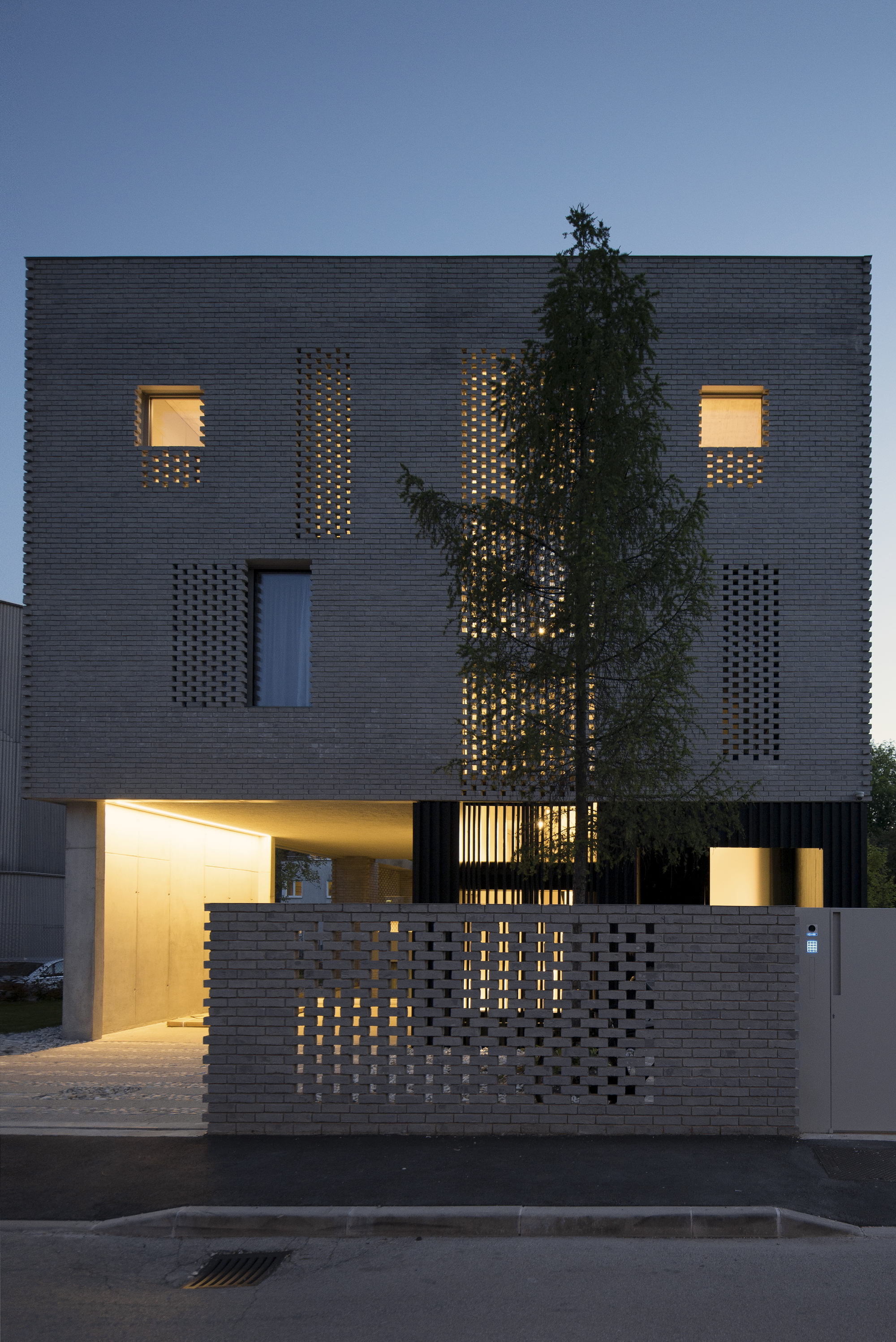 Gallery of Step Level House / OFIS Architects - 21