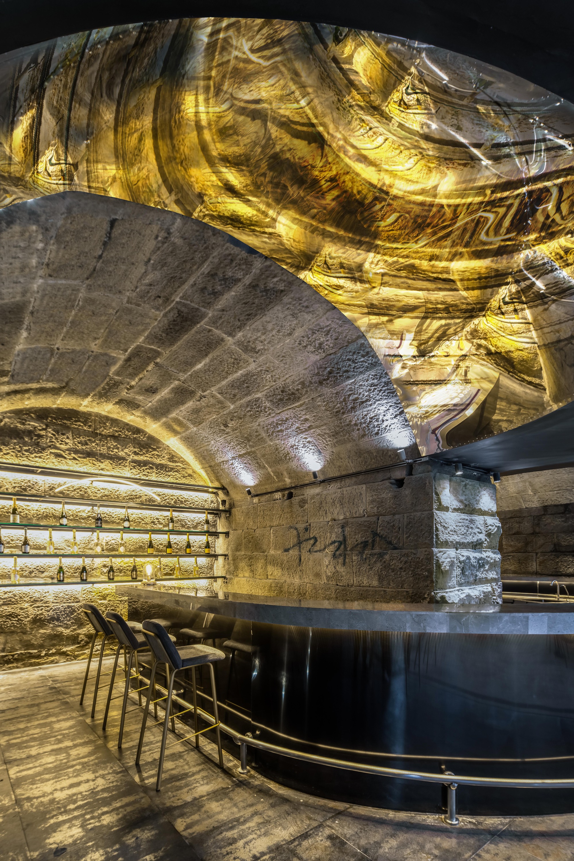 Gallery of The Cave Bar / Qing Studio - 4