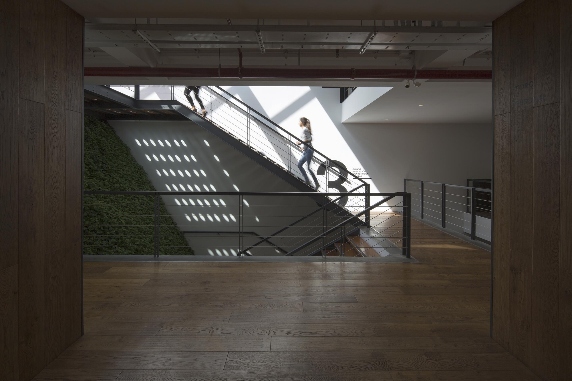 Galería de Edificio Pedro de Osma / David Mutal Arquitectos - 7