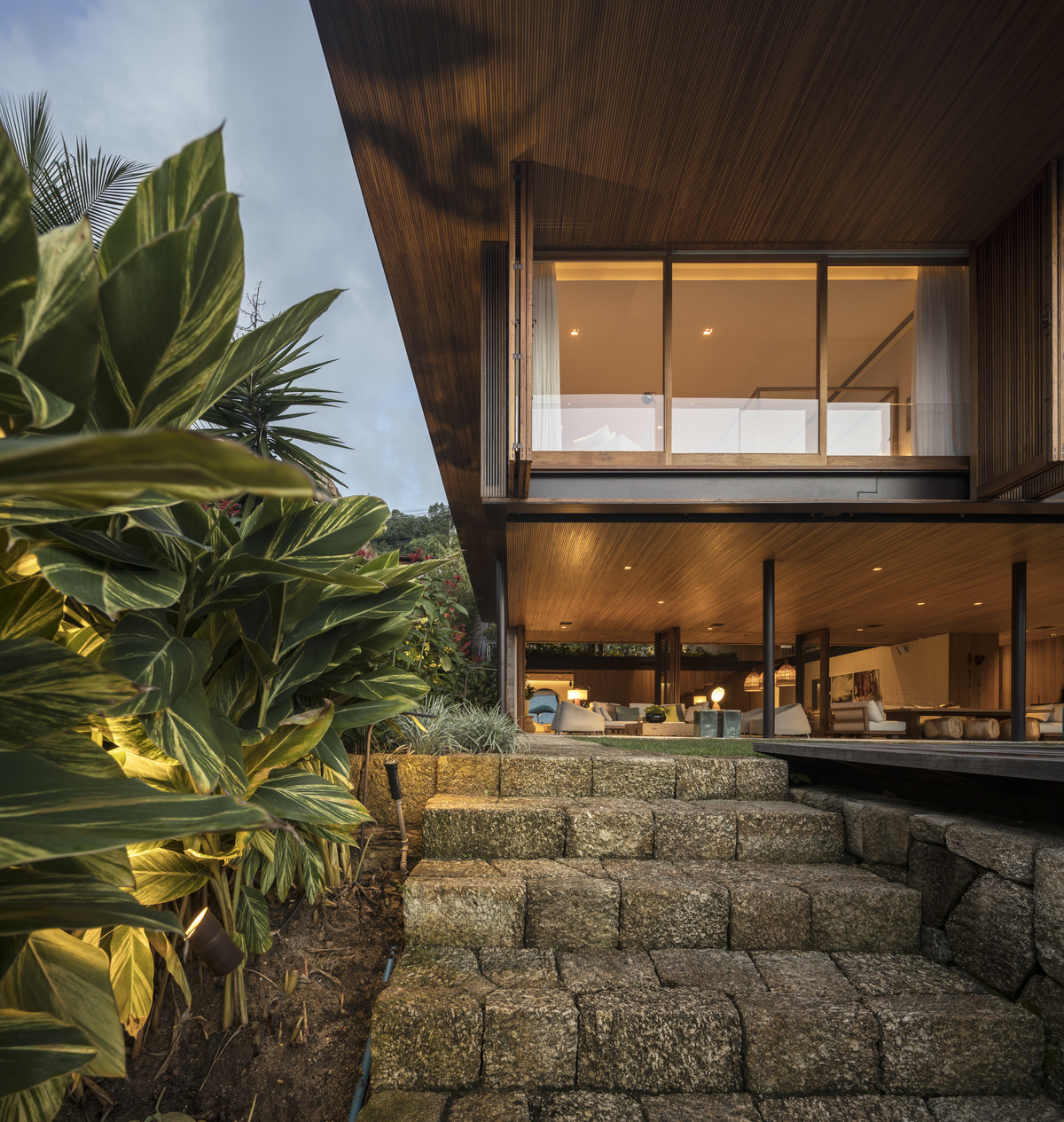 Gallery of CMA House / Jacobsen Arquitetura - 15