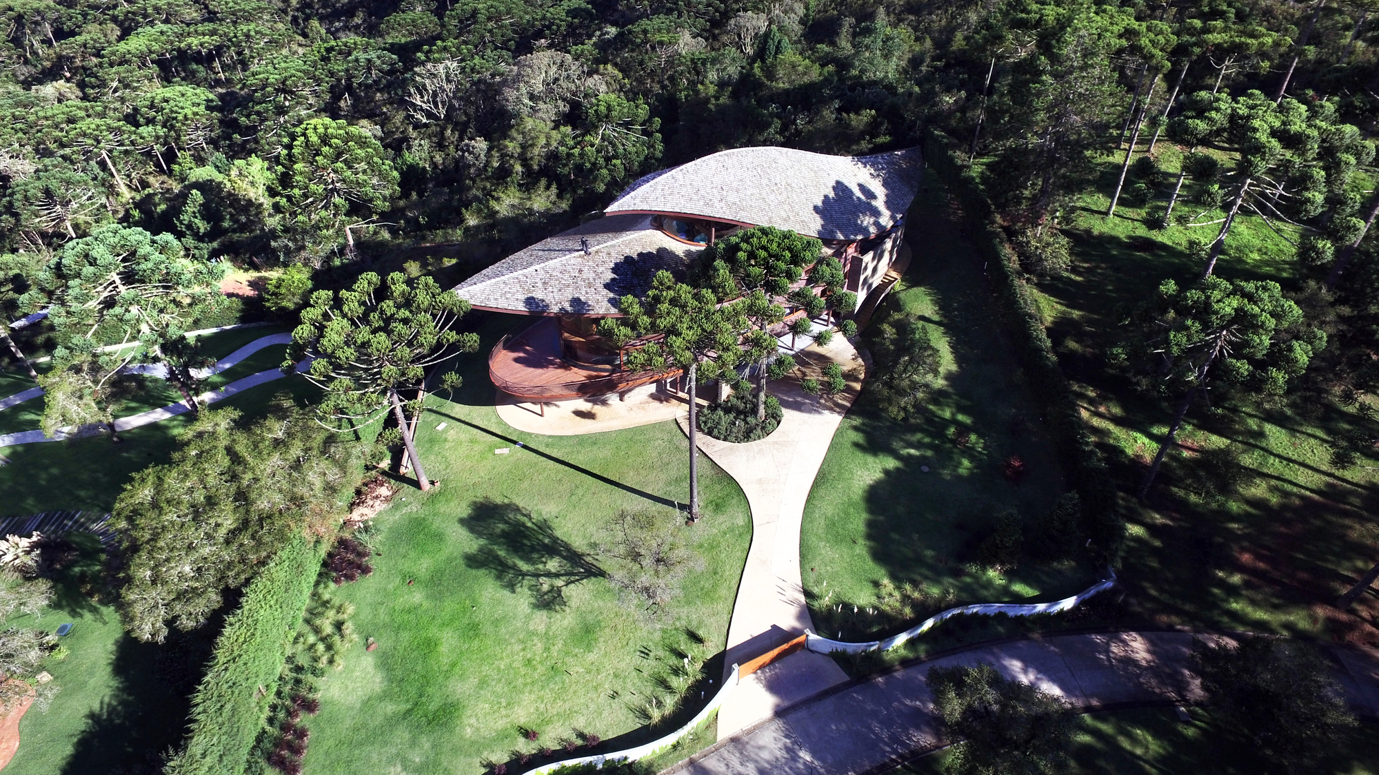 Gallery of Pinhão House / Mareines Arquitetura + Patalano Arquitetura - 6