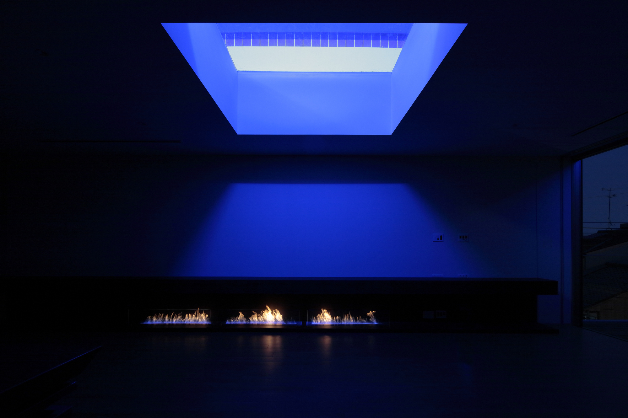 Gallery of Concrete Square Tube House / EASTERN Design Office - 13