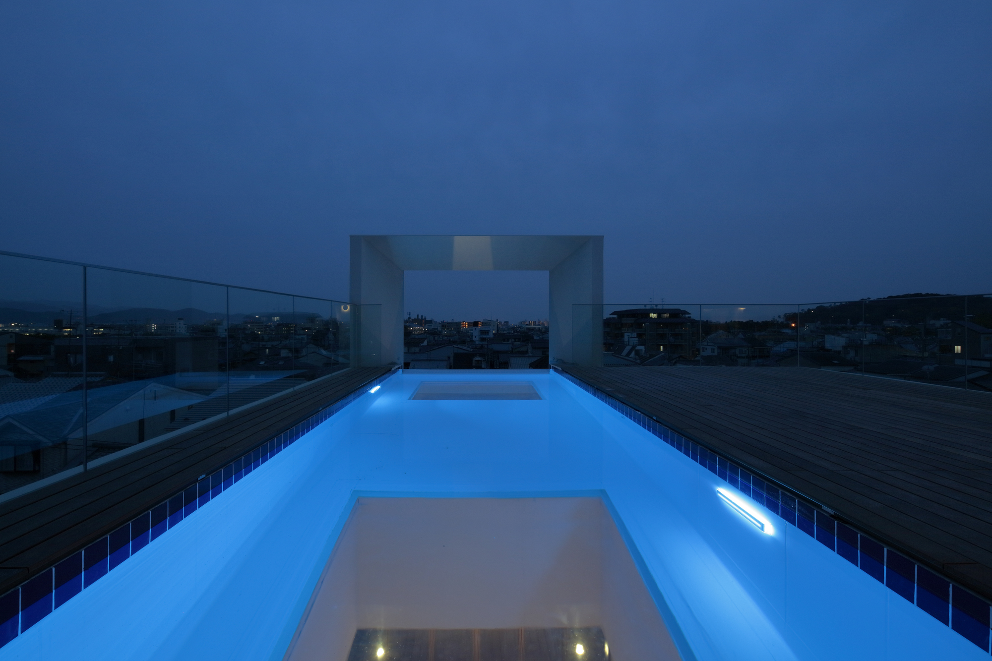 Gallery of Concrete Square Tube House / EASTERN Design Office - 9