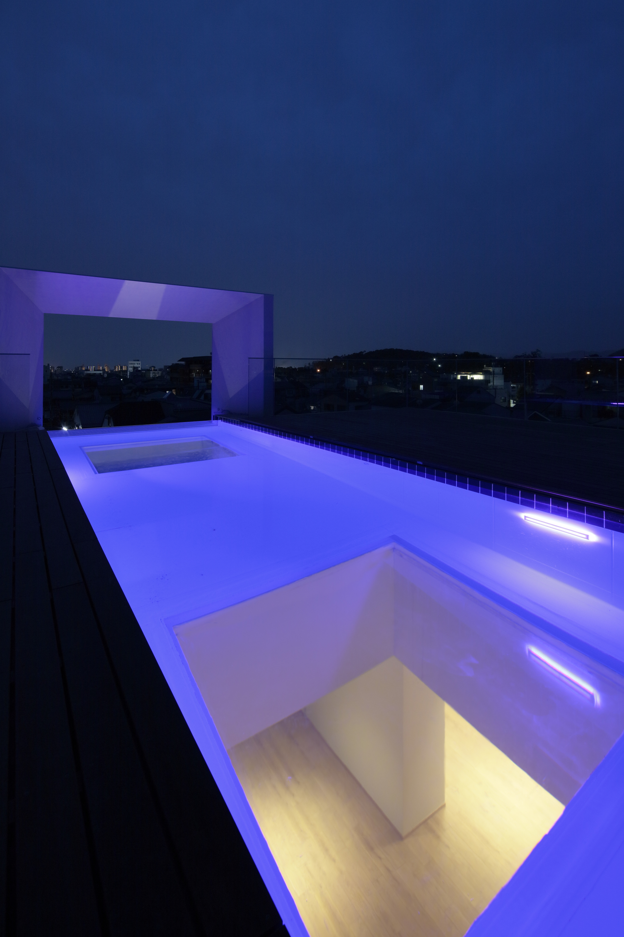 Gallery of Concrete Square Tube House / EASTERN Design Office - 8