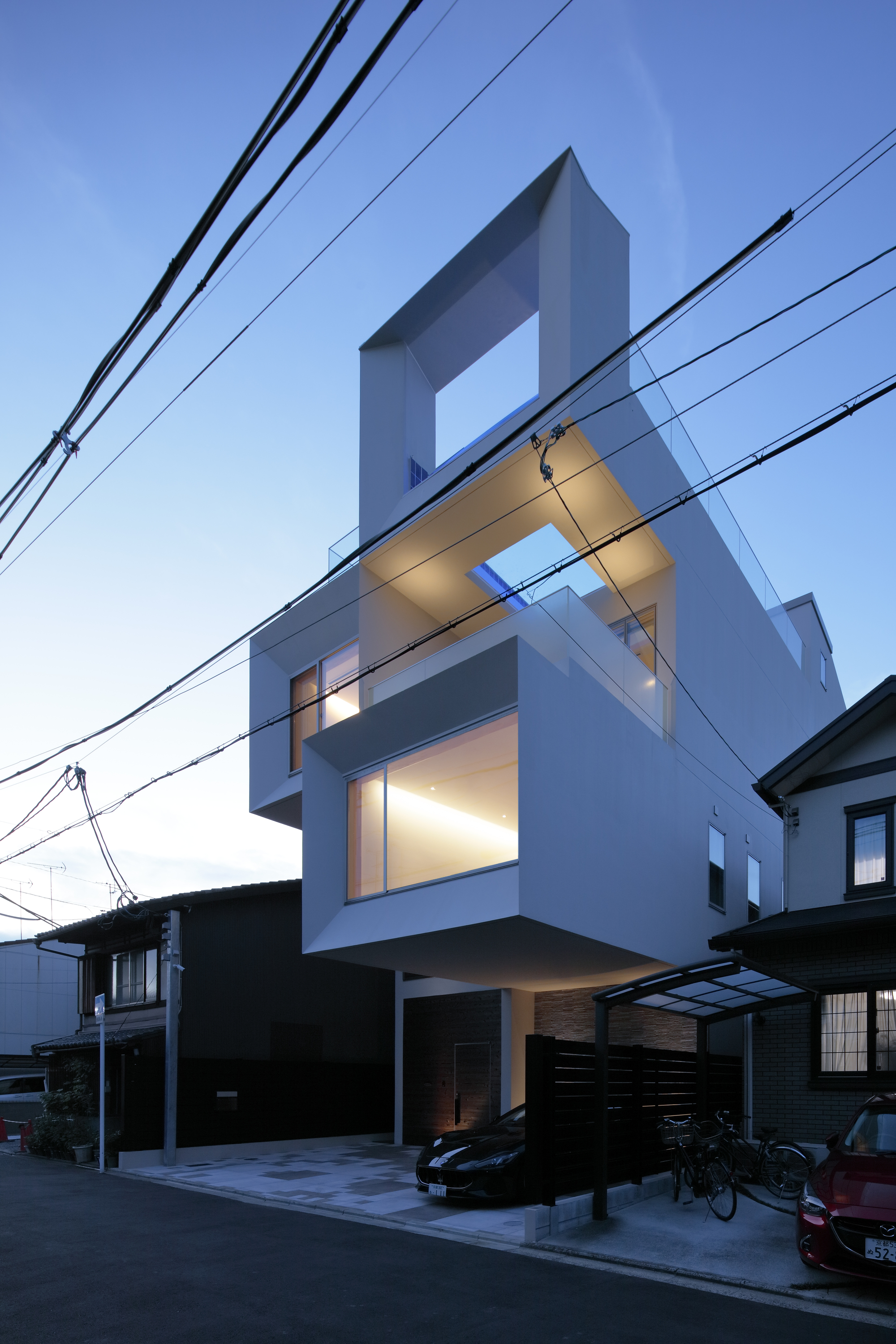 Gallery of Concrete Square Tube House / EASTERN Design Office - 4