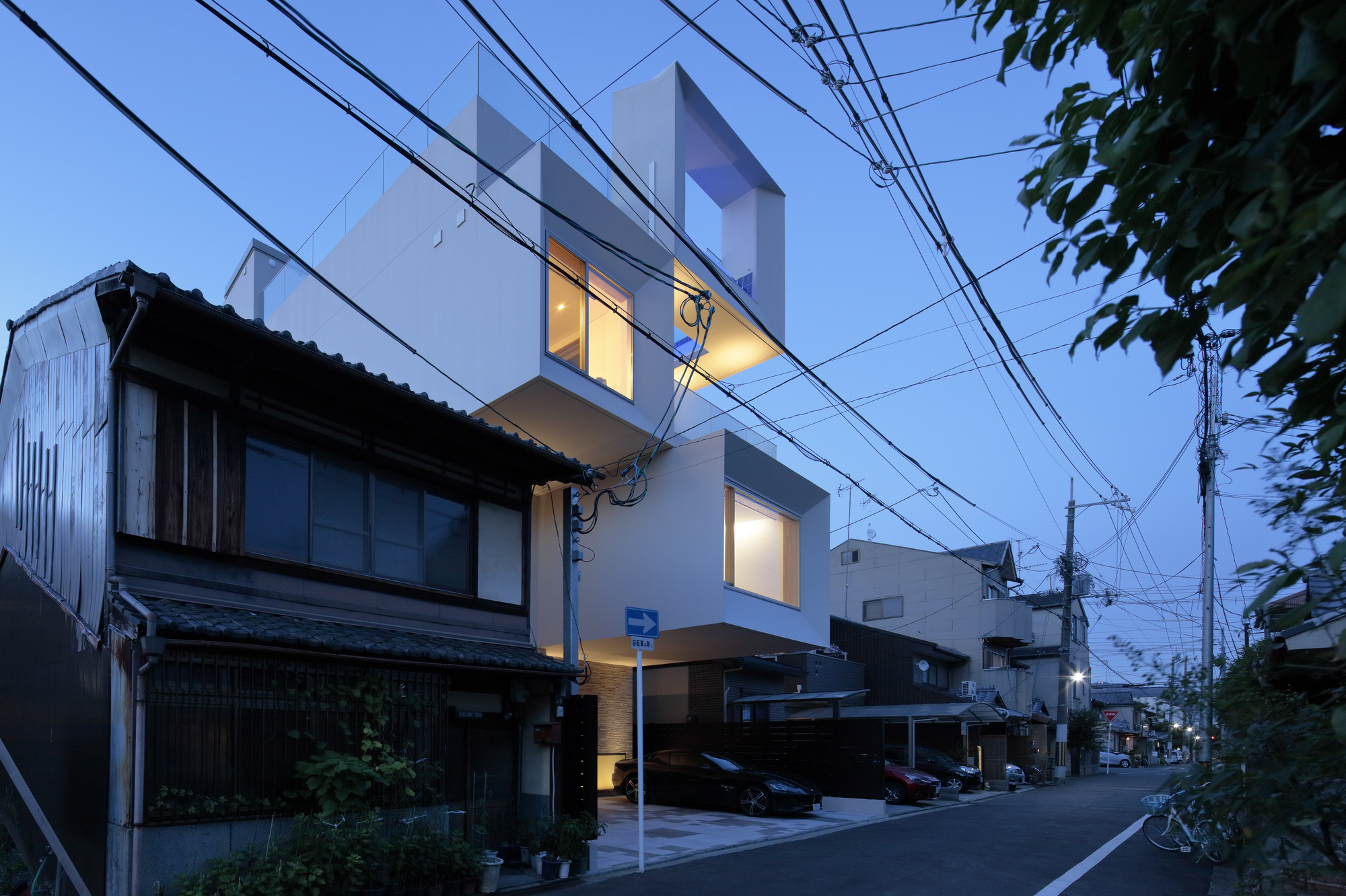 Gallery of Concrete Square Tube House / EASTERN Design Office - 15