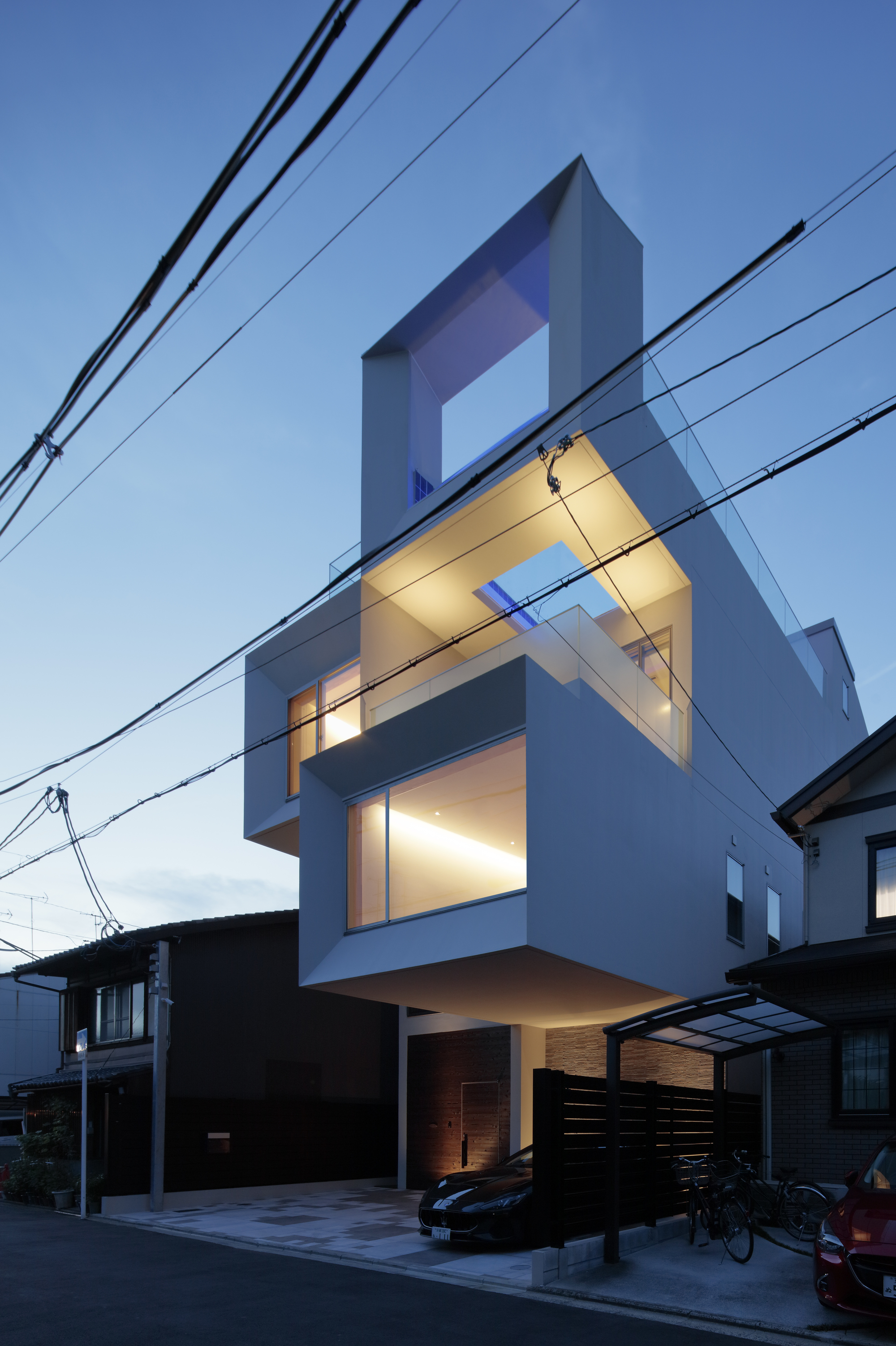 Gallery of Concrete Square Tube House / EASTERN Design Office - 10