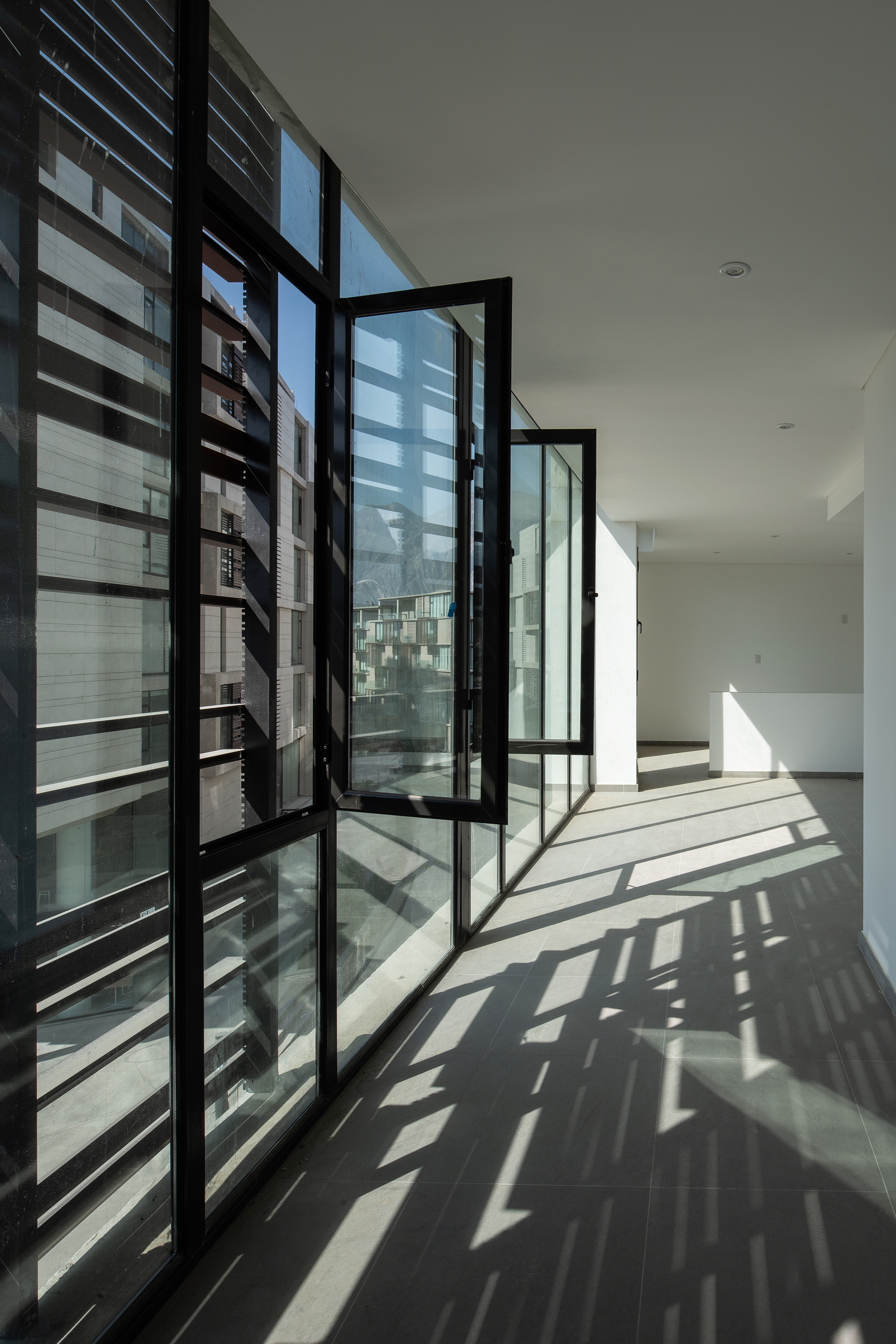 Gallery of Iris Tower / Terra Integral - 10