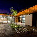 Patio House / 24 7 Arquitetura | ArchDaily