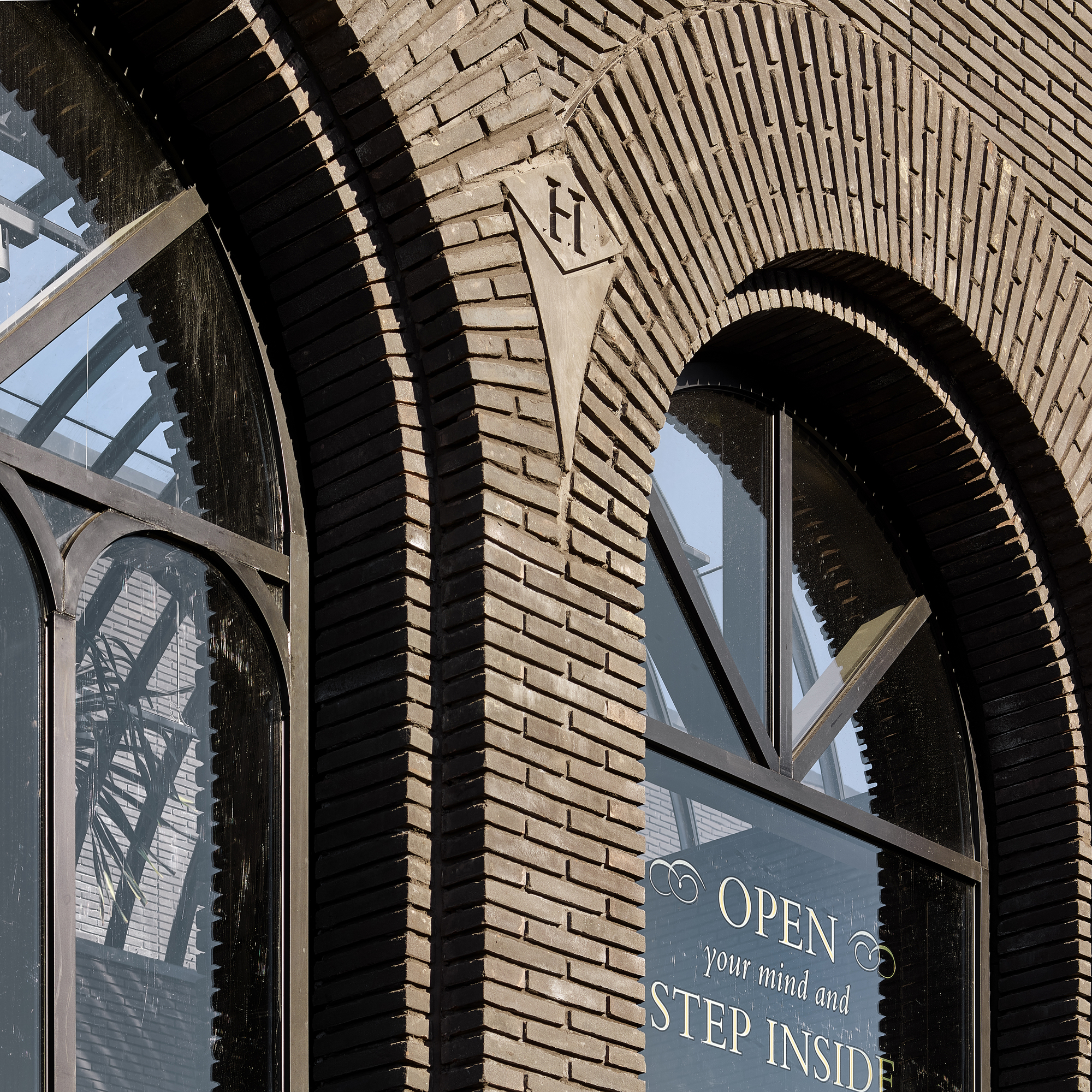 画廊 亨利爵士琴酒酿酒厂 / Michael Laird Architects - 8