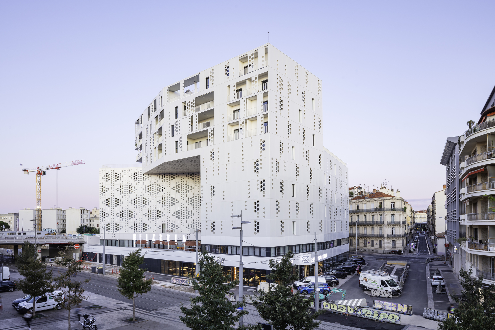 Galería de Edificio Belaroïa / Manuelle Gautrand Architecture - 15