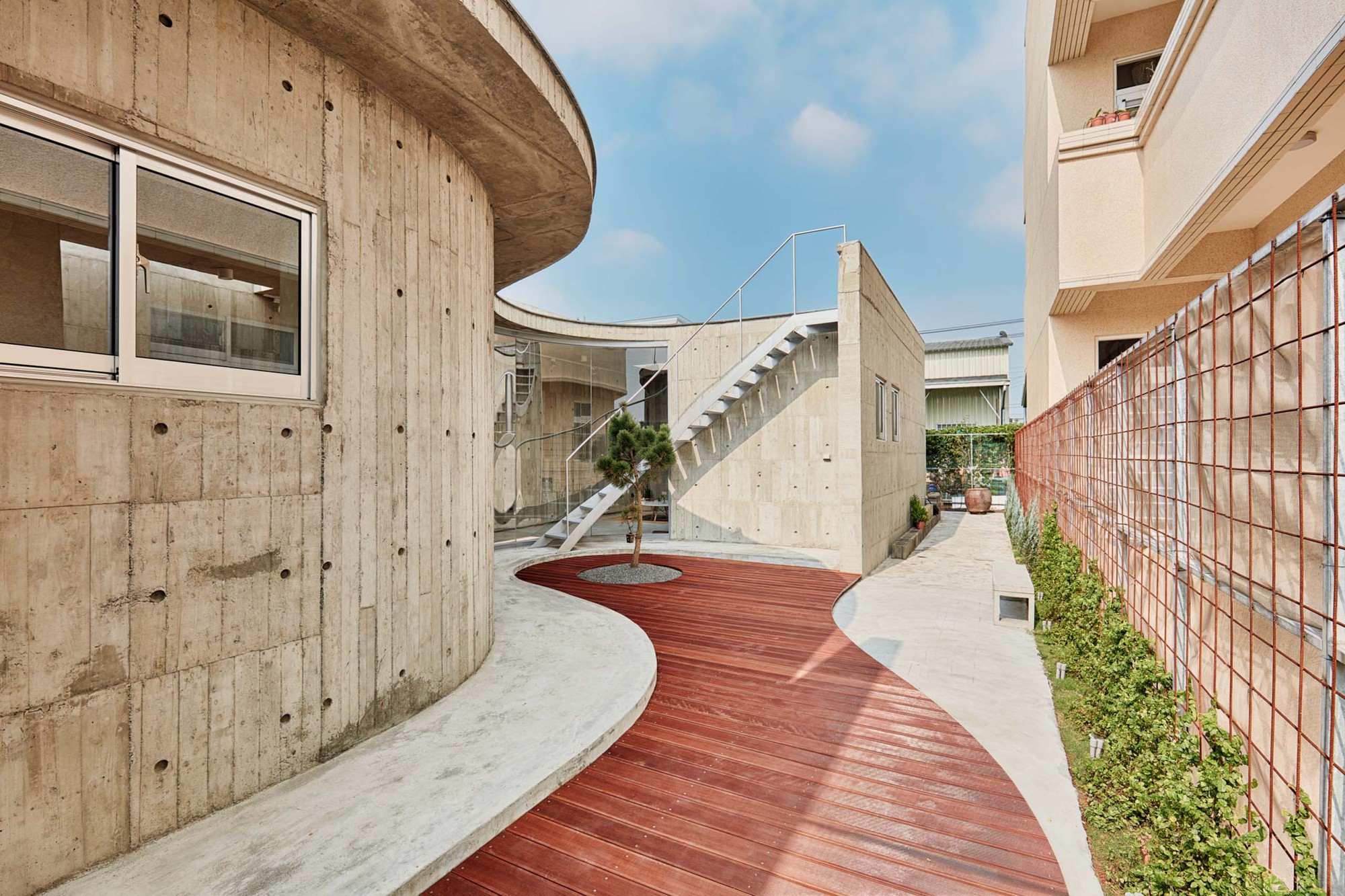 Gallery of IN/House / Fieldevo design studio + LinBoYang Architects - 5