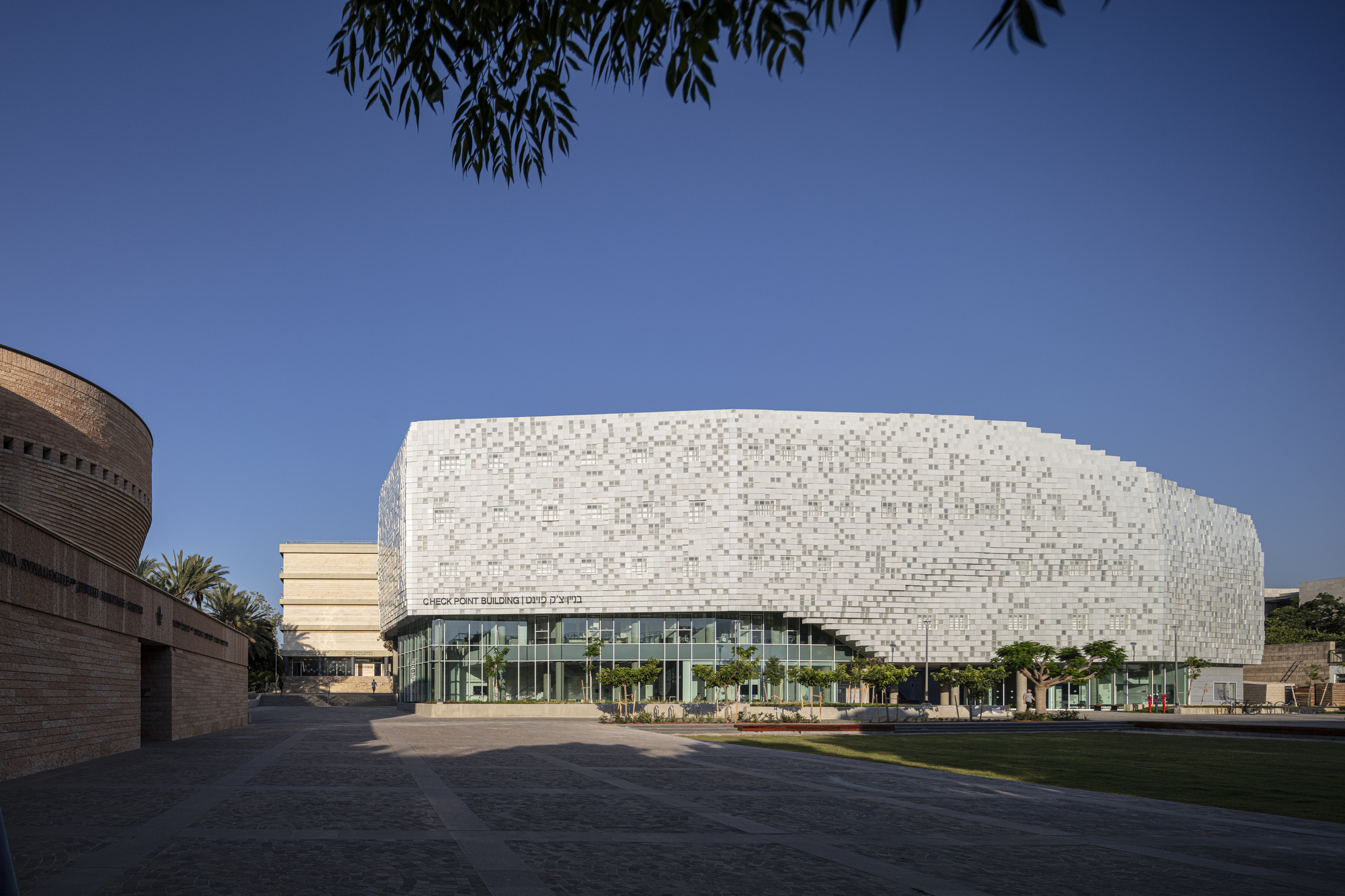 Gallery of The Check Point Building for the Faculty of Computer ...