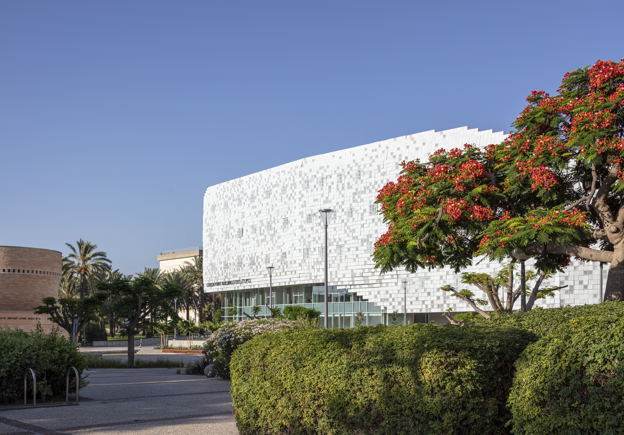 Gallery of The Check Point Building for the Faculty of Computer ...