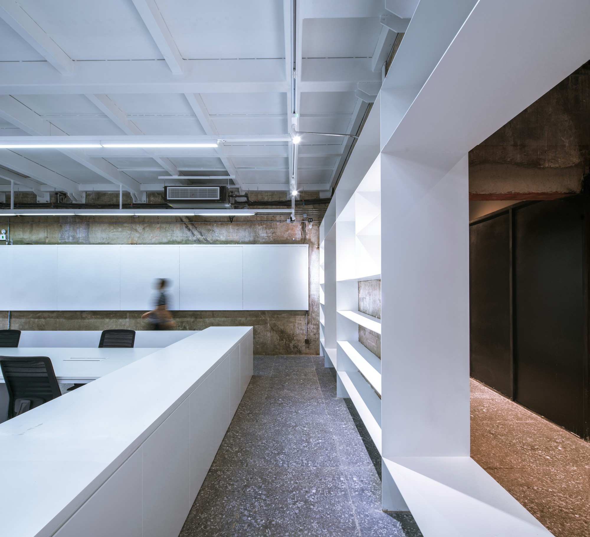 Gallery of UAO Power Office / UAO Design - 17