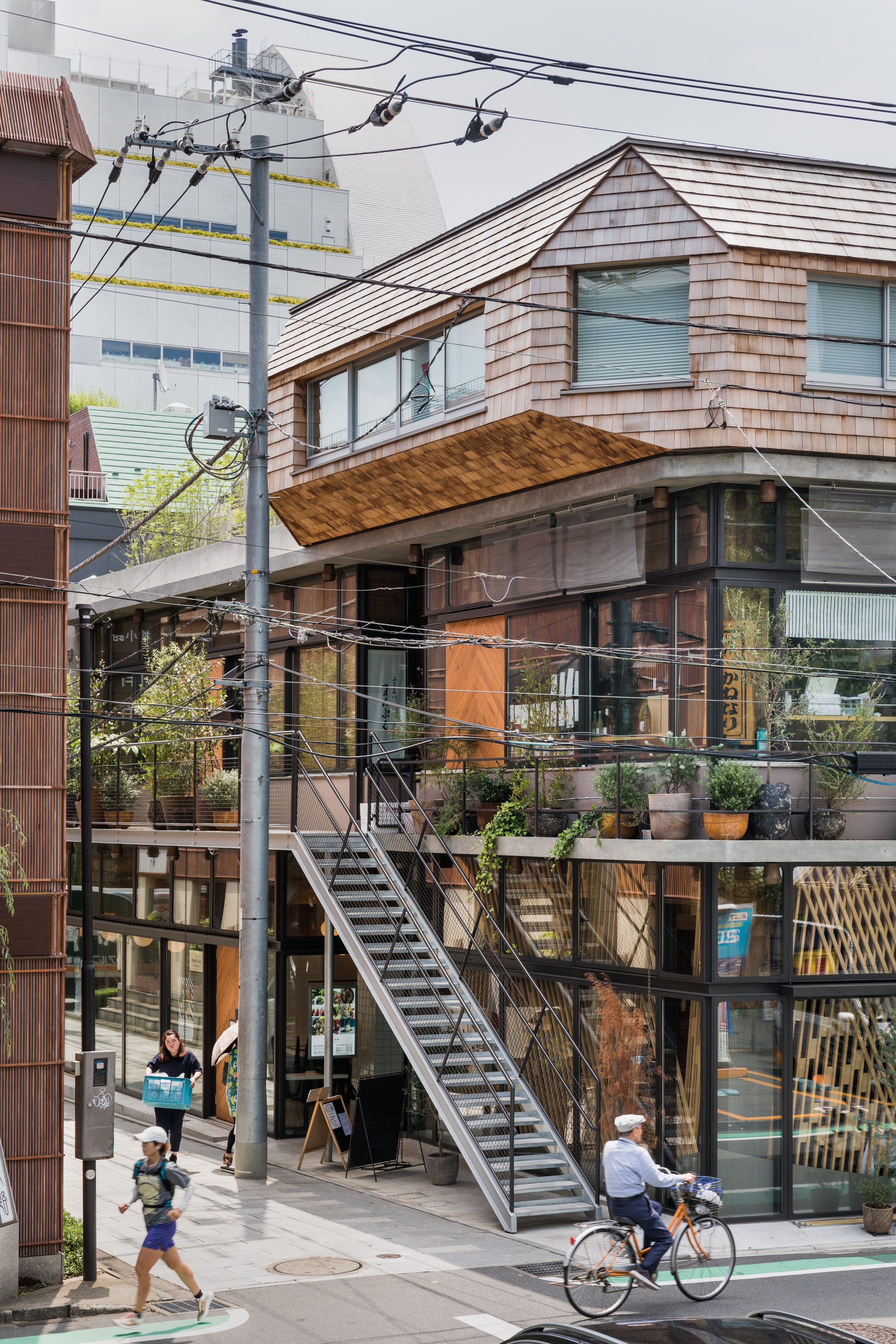 Gallery of Yanagikoji South Corner Restaurants / Rei Mitsui Architects - 2