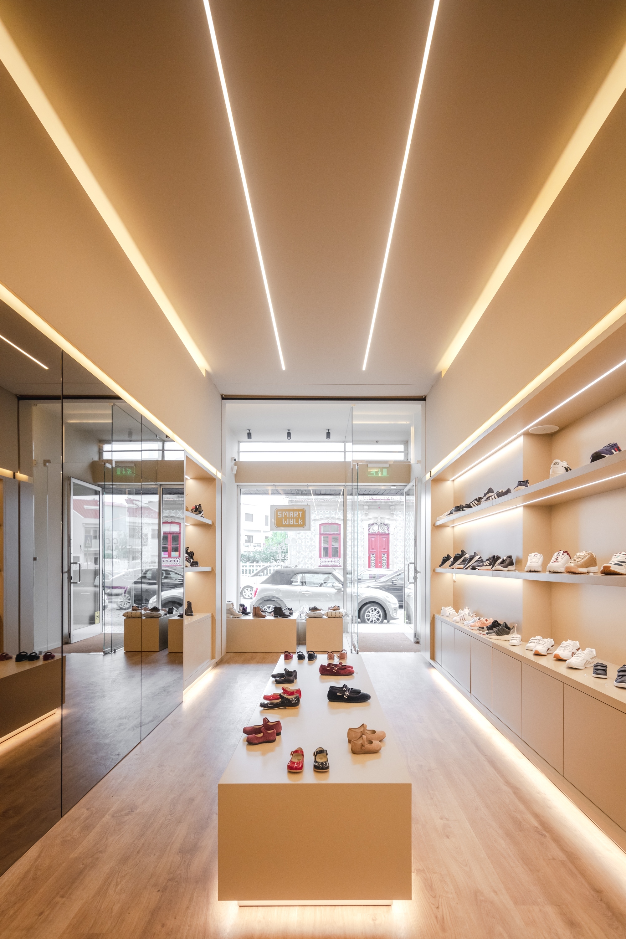 Galeria de Sapataria Vila Conde / Raulino Silva - 17